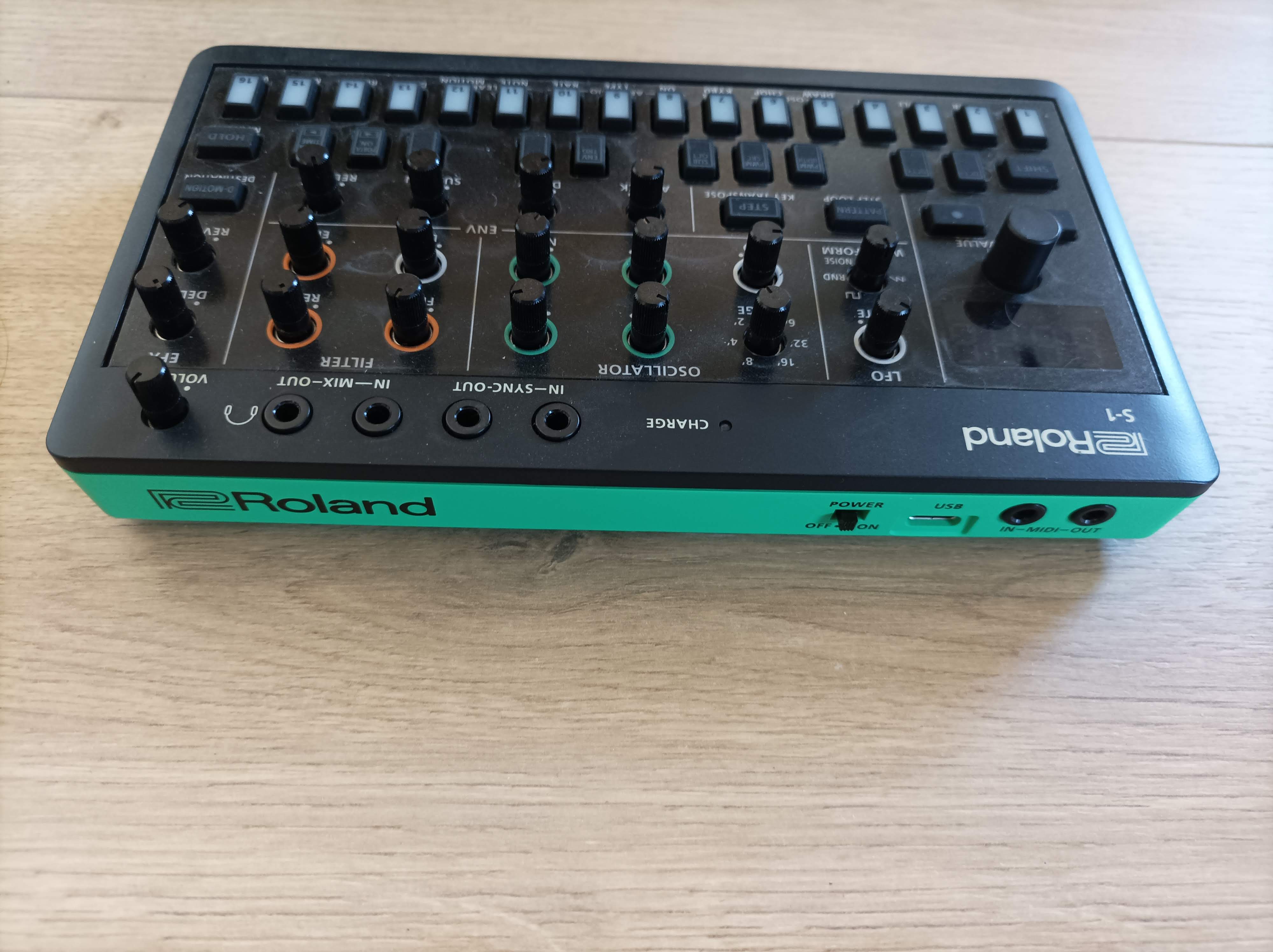 S-1 Tweak Synth - Roland S-1 Tweak Synth - Audiofanzine