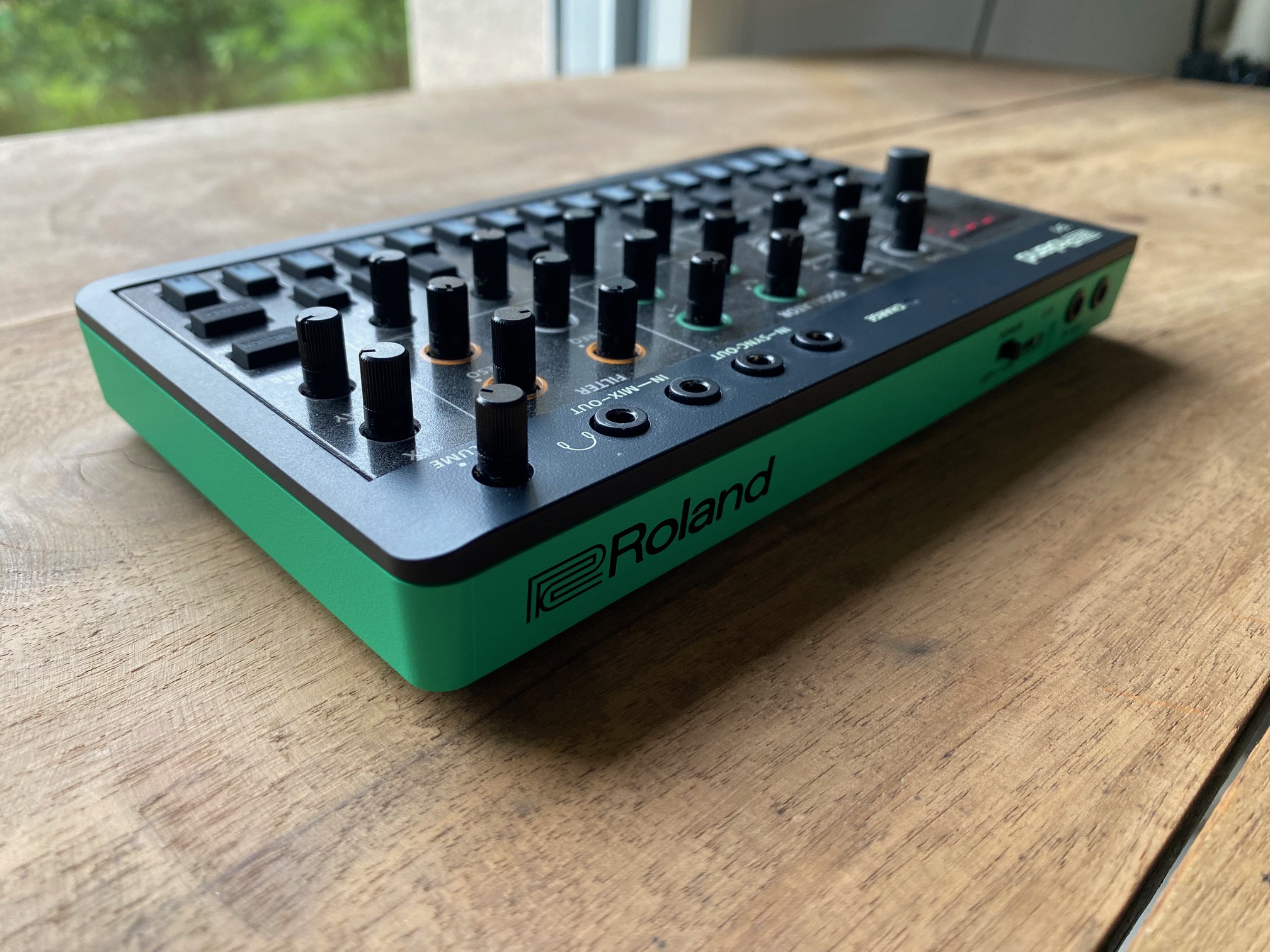 S-1 Tweak Synth - Roland S-1 Tweak Synth - Audiofanzine