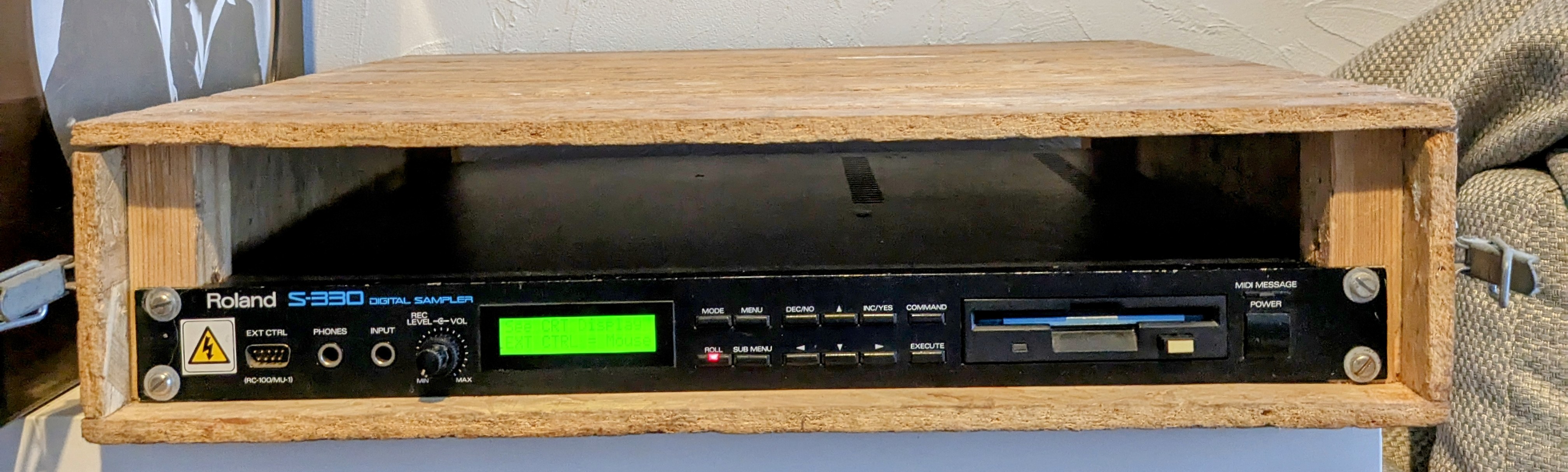 S-330 - Roland S-330 - Audiofanzine
