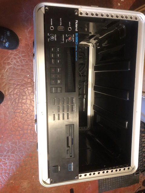 S-550 - Roland S-550 - Audiofanzine