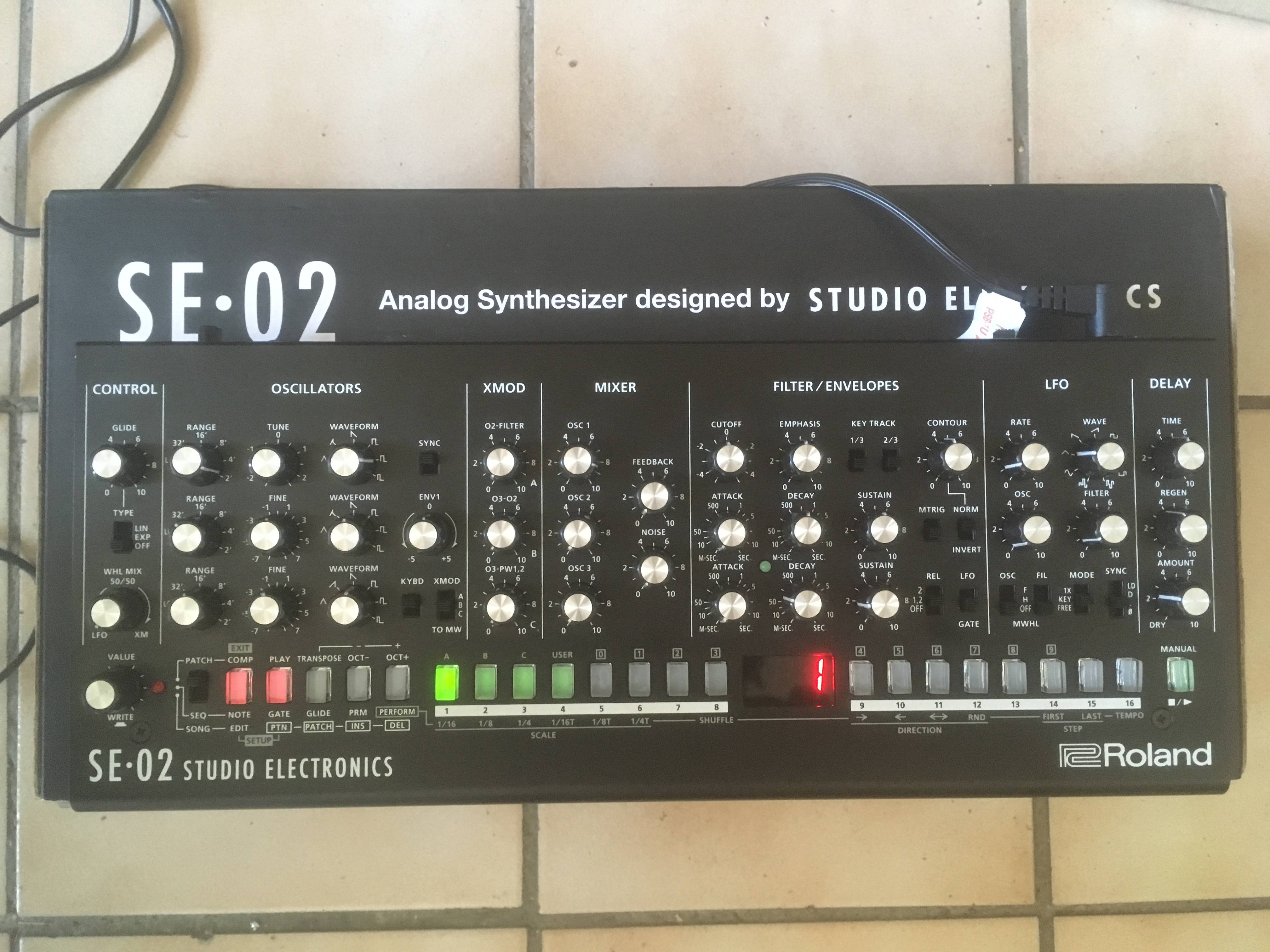 SE-02 - Roland SE-02 - Audiofanzine