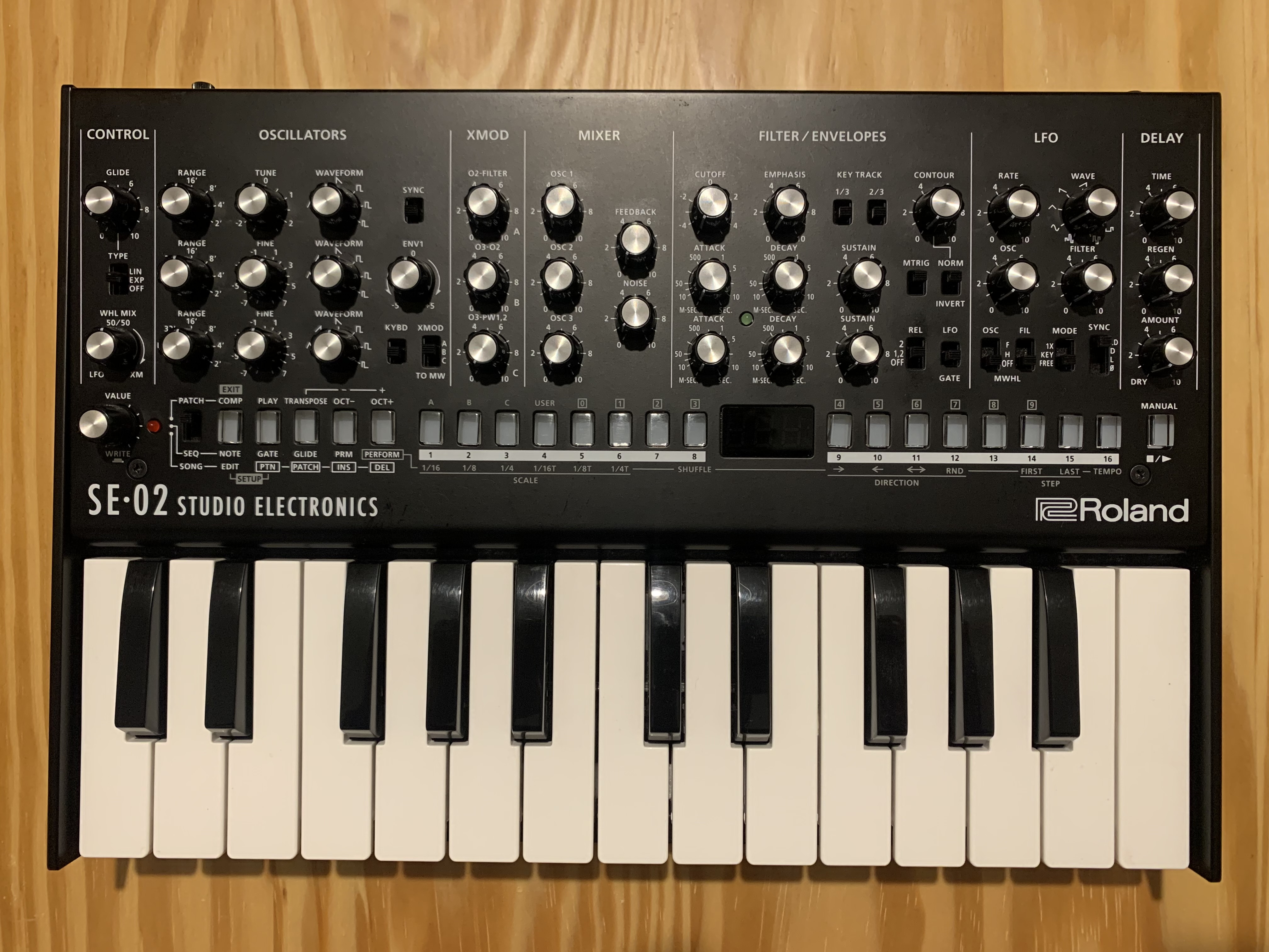 SE-02 - Roland SE-02 - Audiofanzine