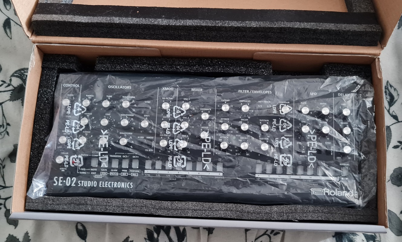 SE-02 - Roland SE-02 - Audiofanzine