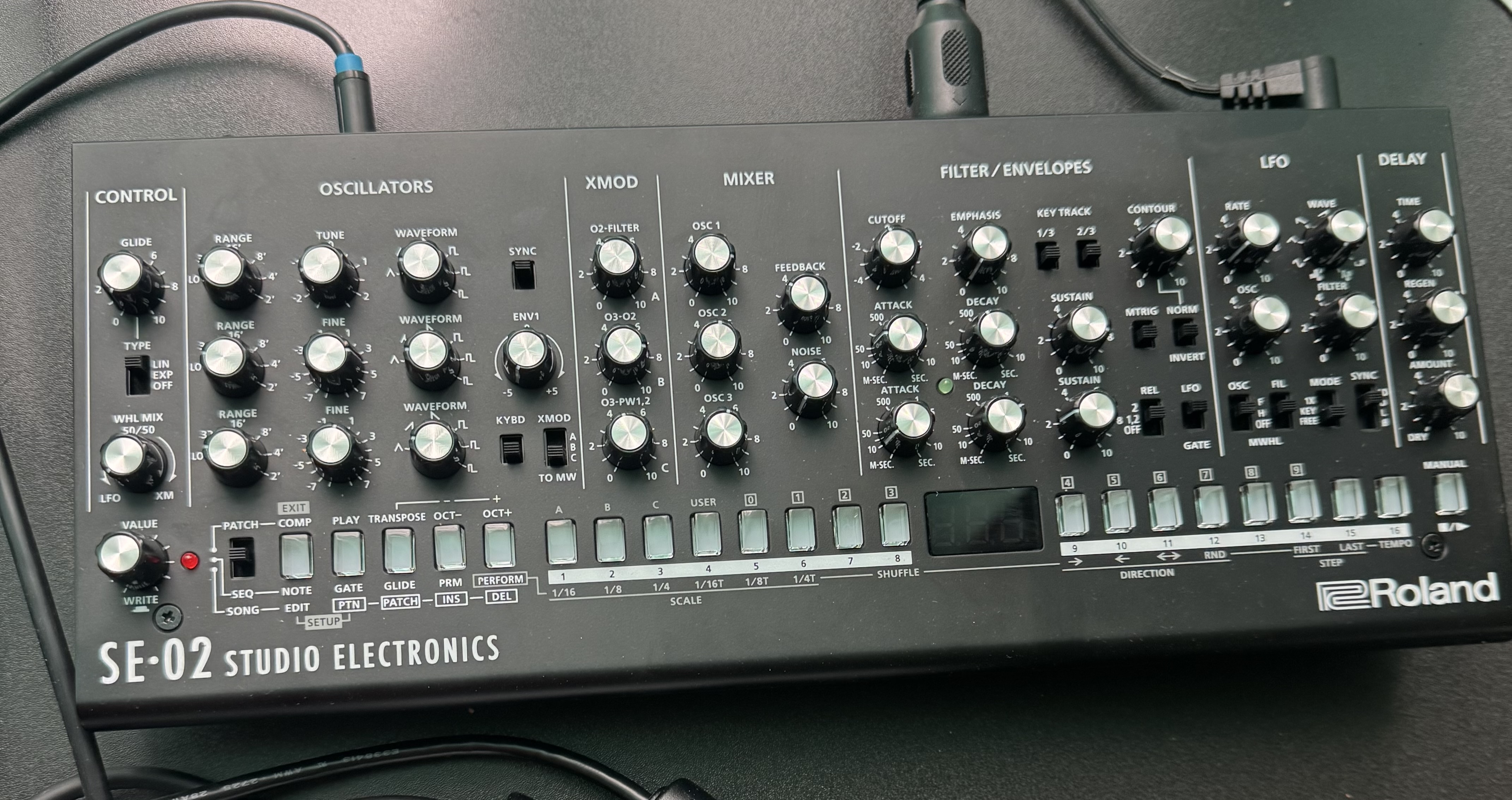 SE-02 - Roland SE-02 - Audiofanzine