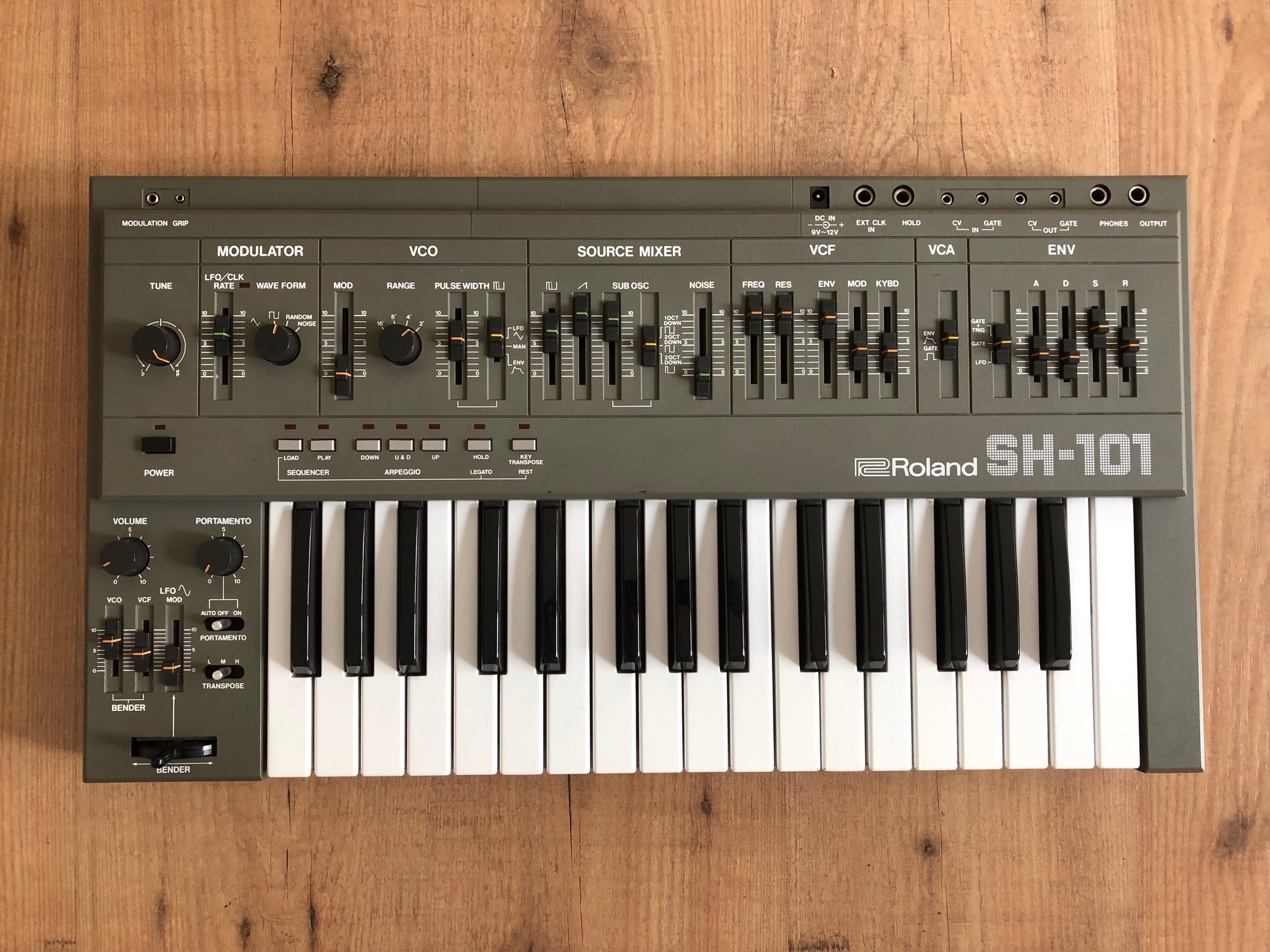SH-101 - Roland SH-101 - Audiofanzine