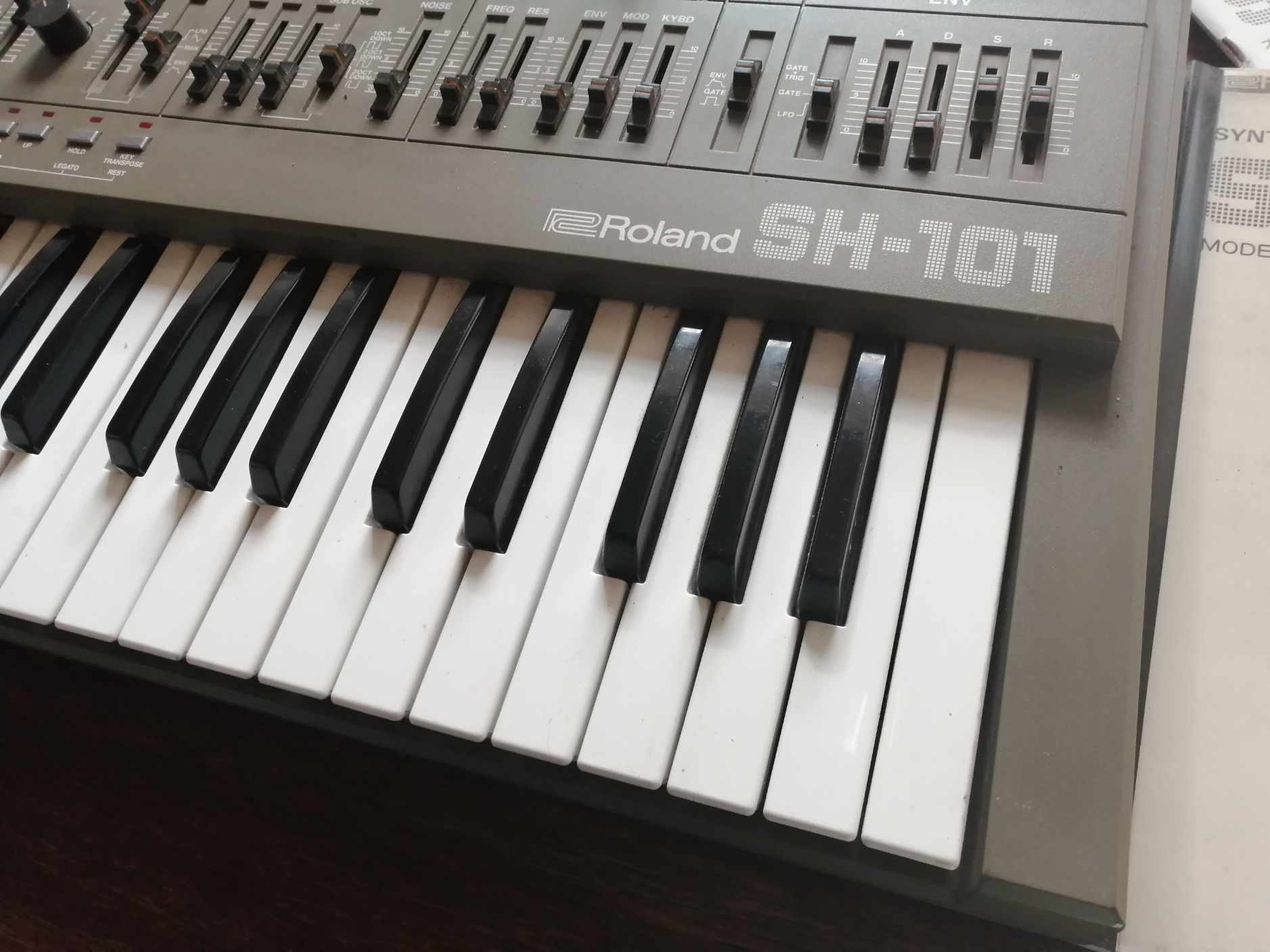 SH-101 - Roland SH-101 - Audiofanzine