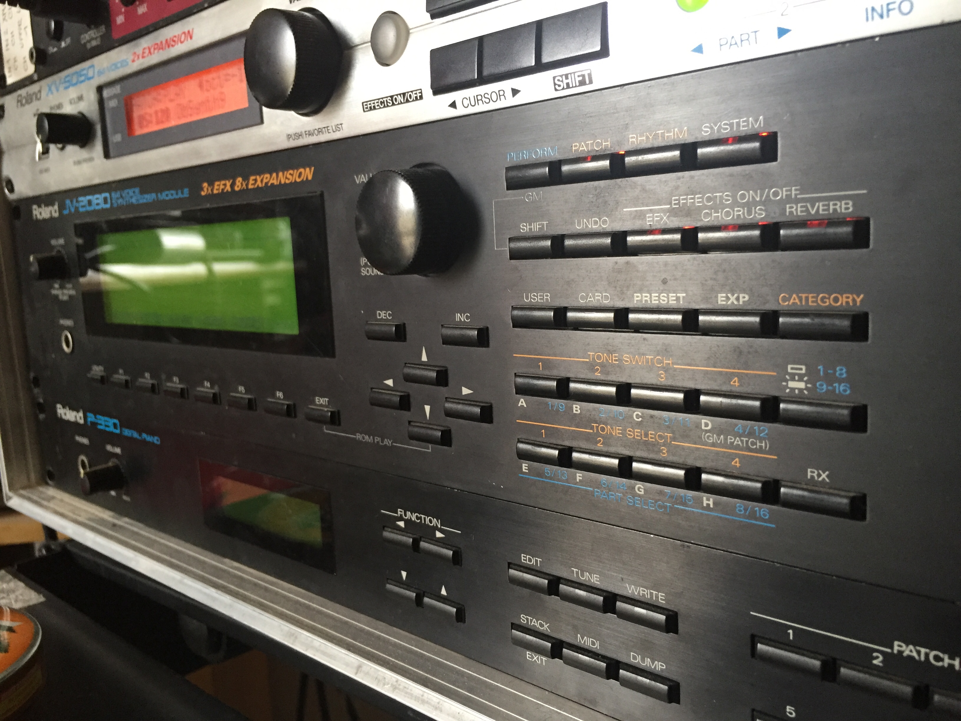 SR-JV80-08 60s & 70s Keyboards Roland - Audiofanzine