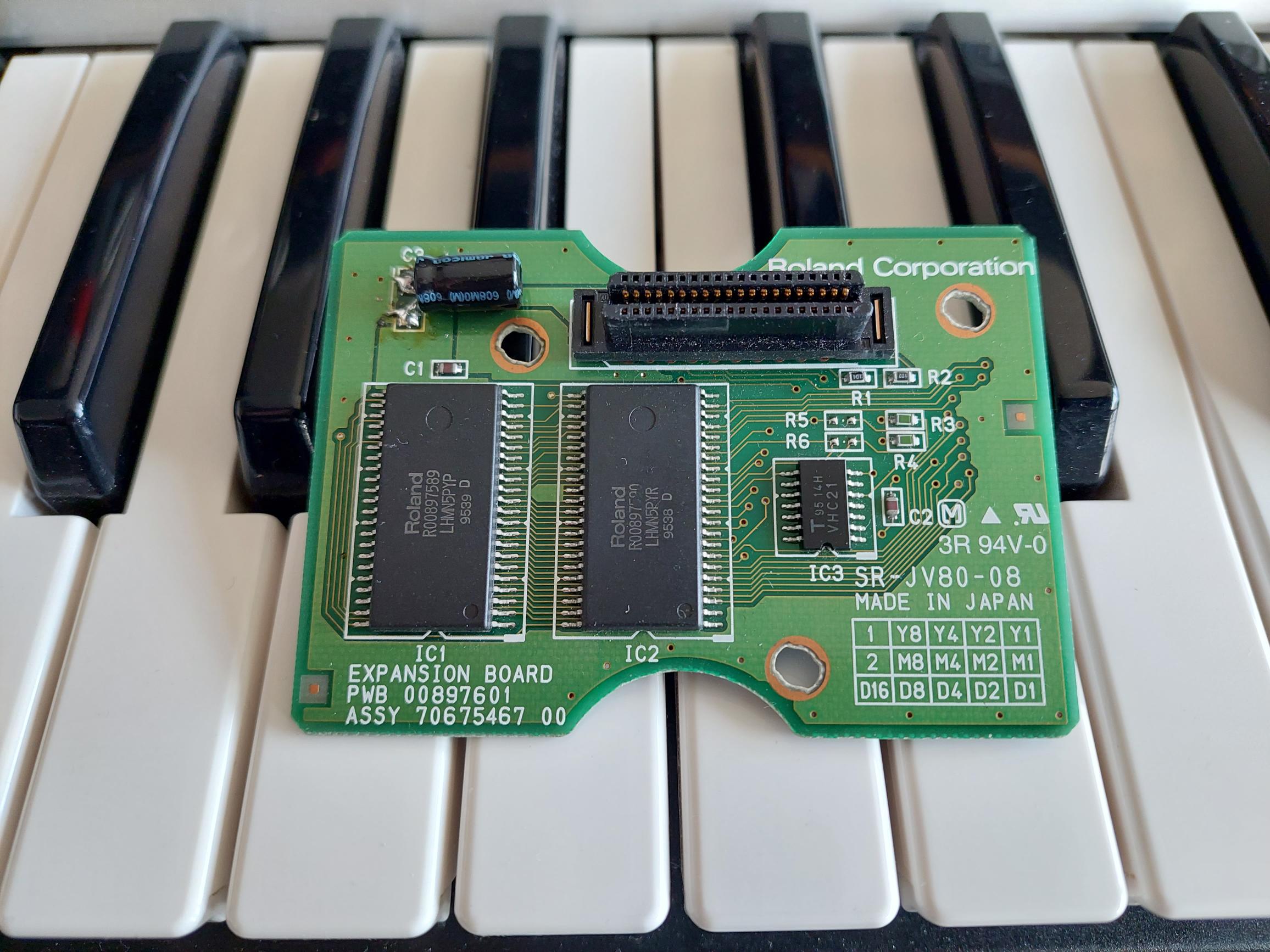 SR-JV80-08 60s & 70s Keyboards Roland - Audiofanzine