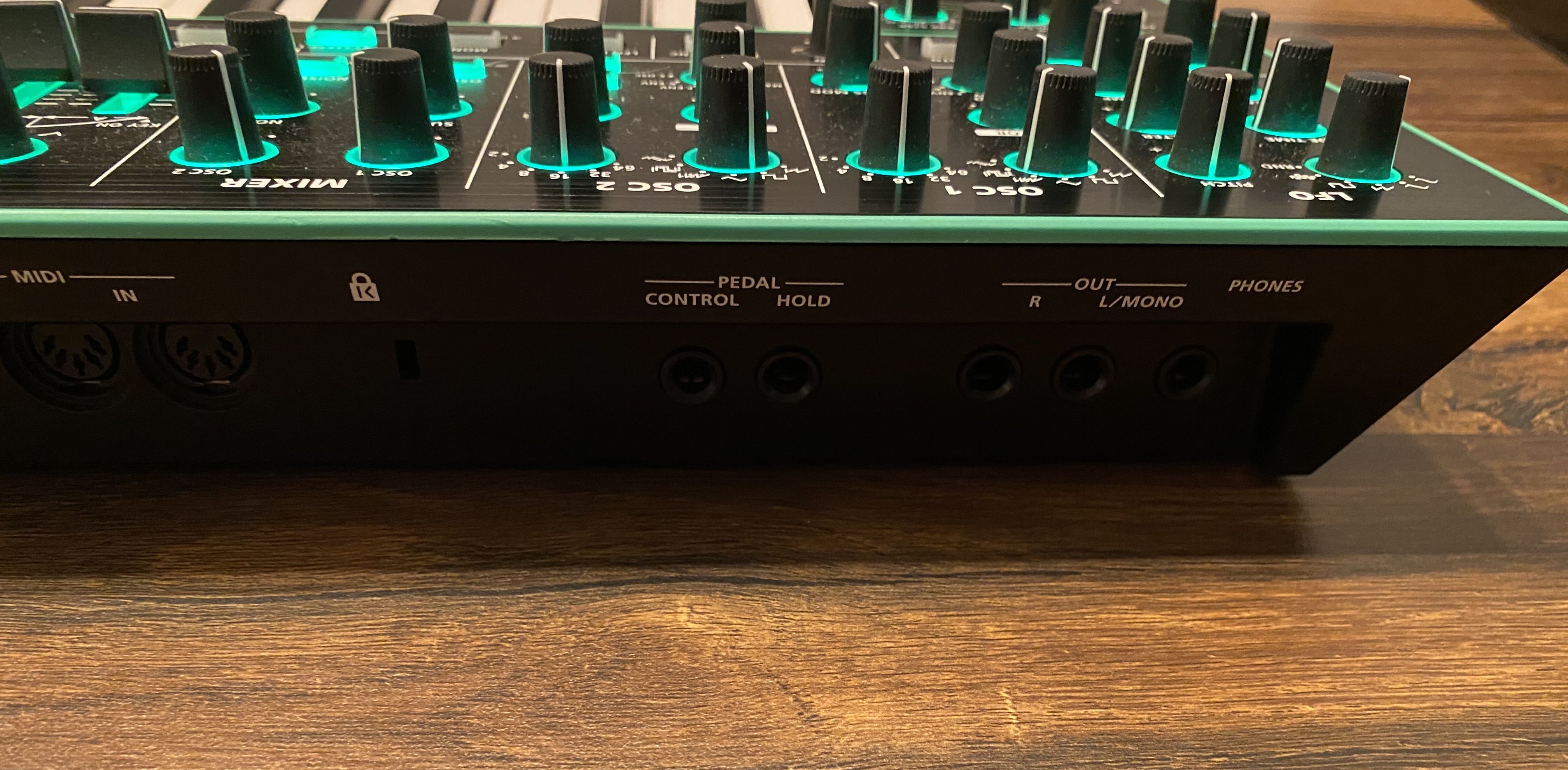 SYSTEM-1 - Roland SYSTEM-1 - Audiofanzine