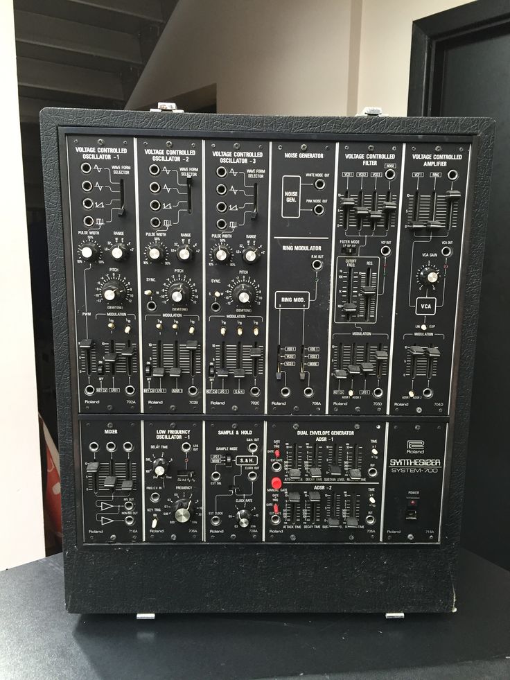 System 700 - Roland System 700 - Audiofanzine