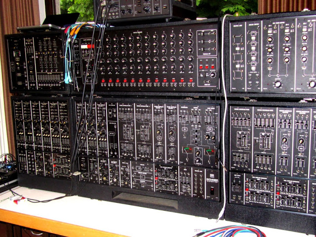 System 700 - Roland System 700 - Audiofanzine