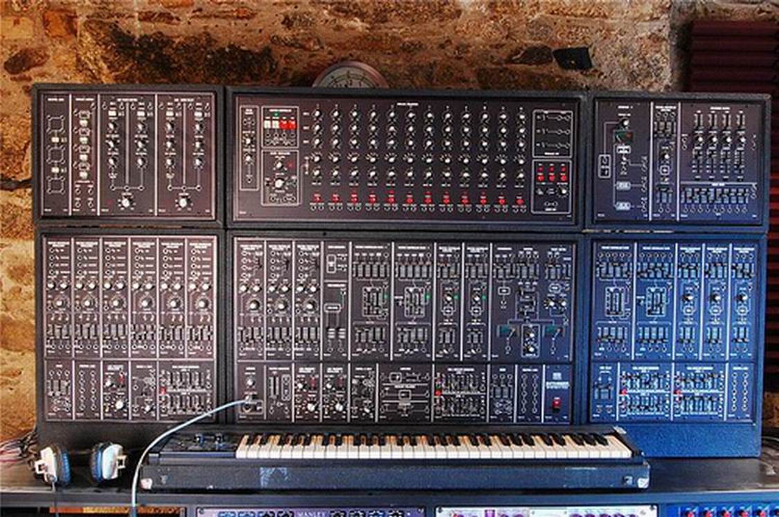 System 700 - Roland System 700 - Audiofanzine