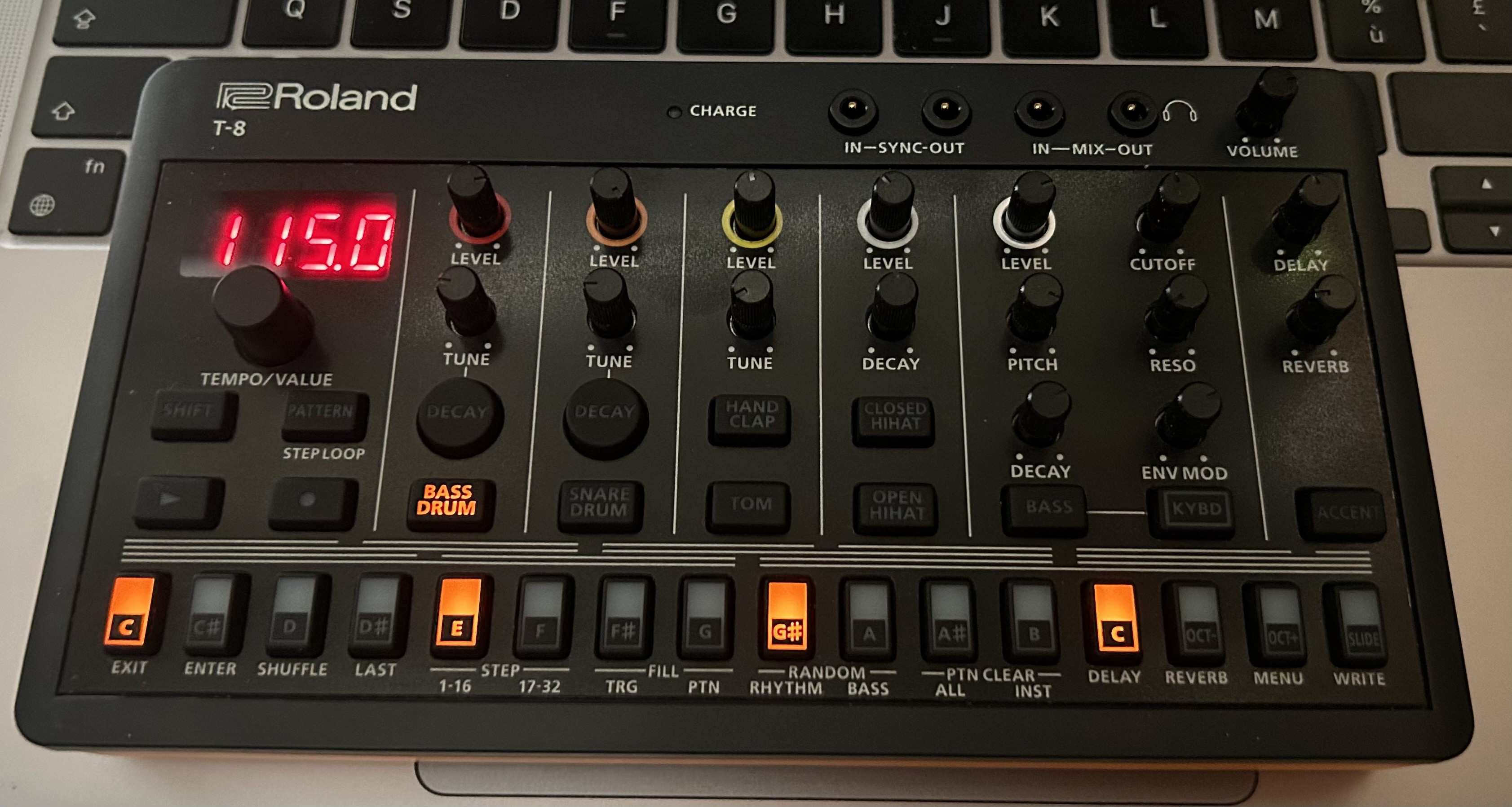 T-8 - Roland T-8 - Audiofanzine