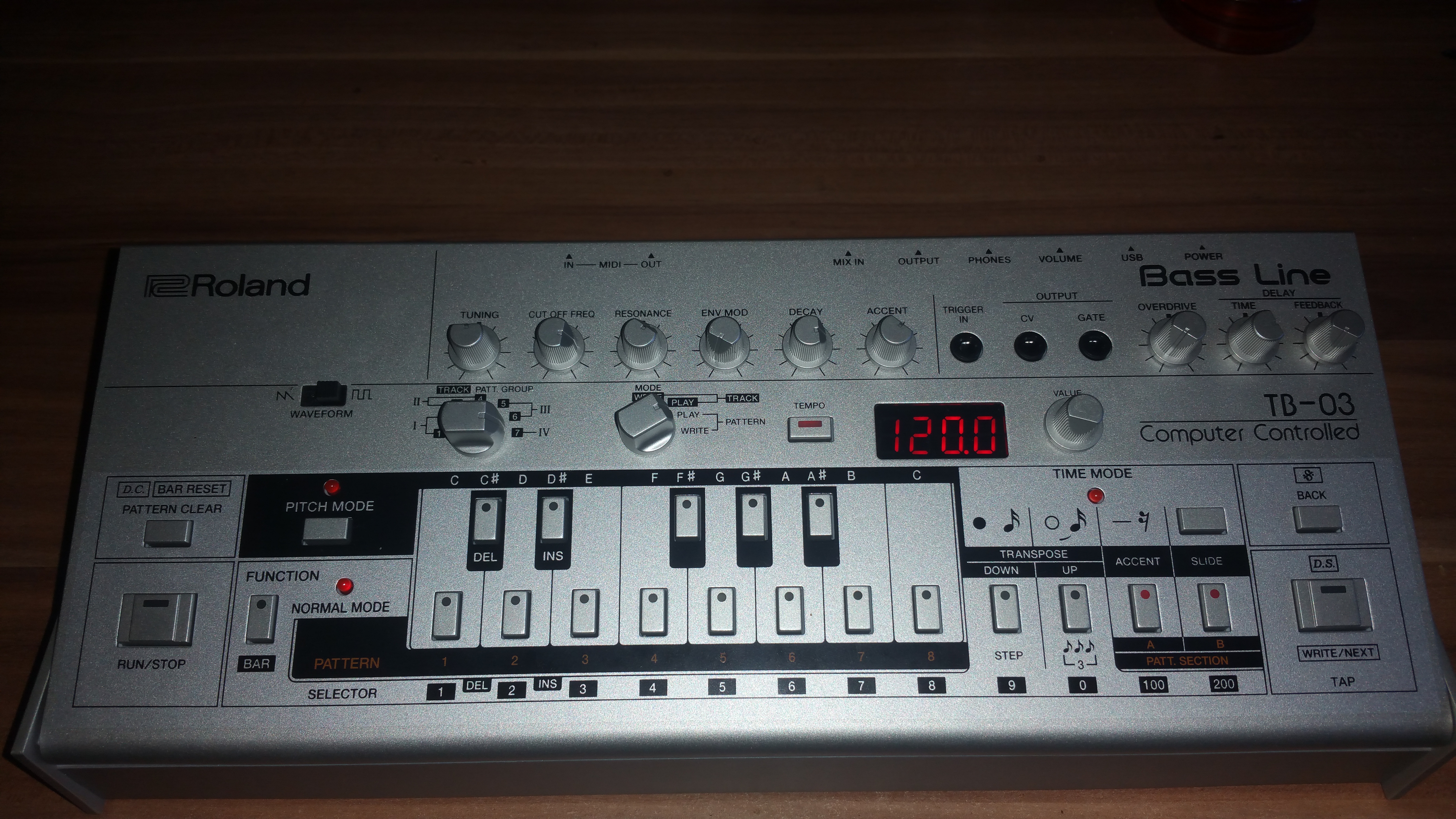 TB-03 - Roland TB-03 - Audiofanzine