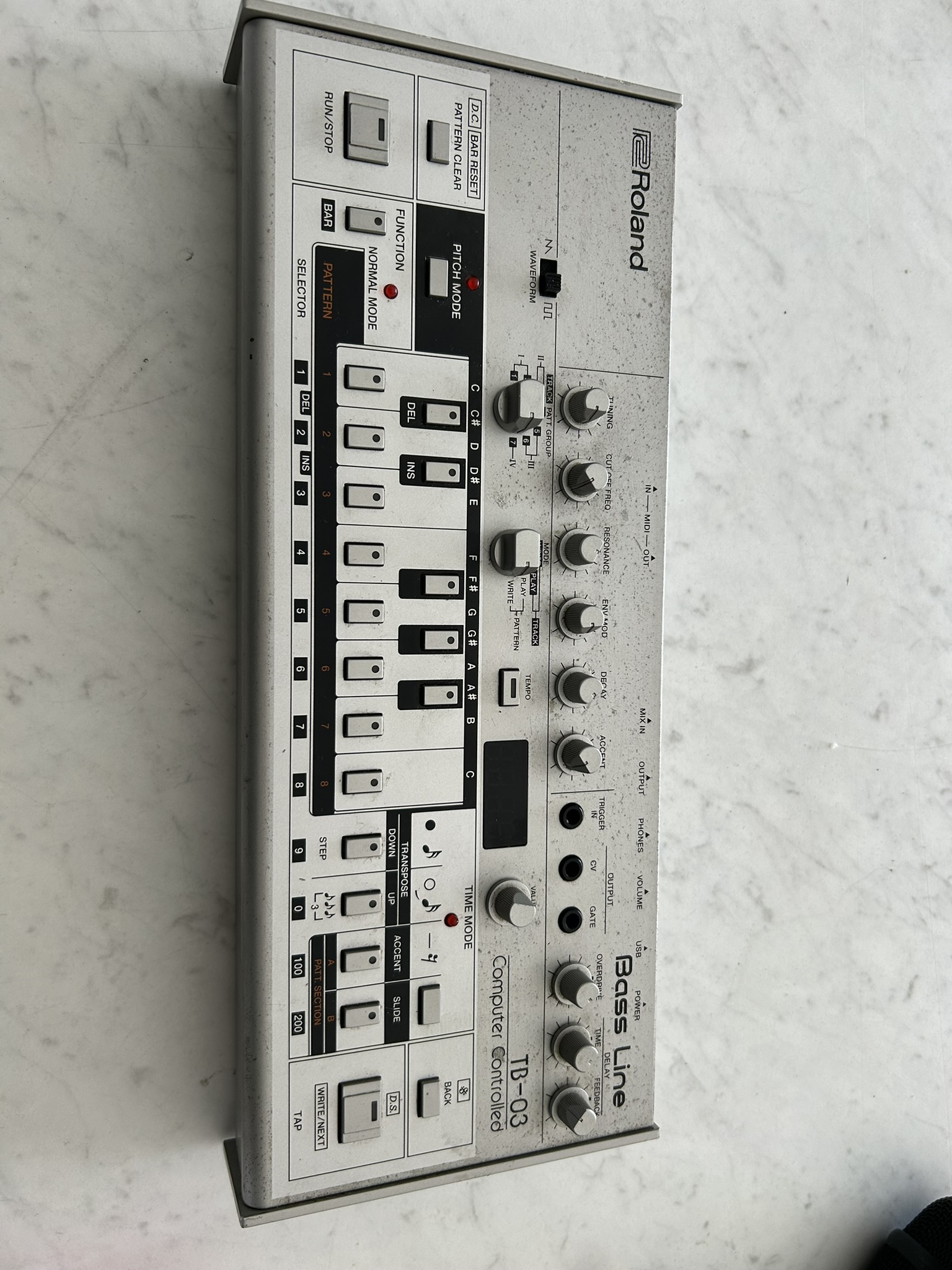 roland TB03 (Nord-Pas-de-Calais) - Audiofanzine