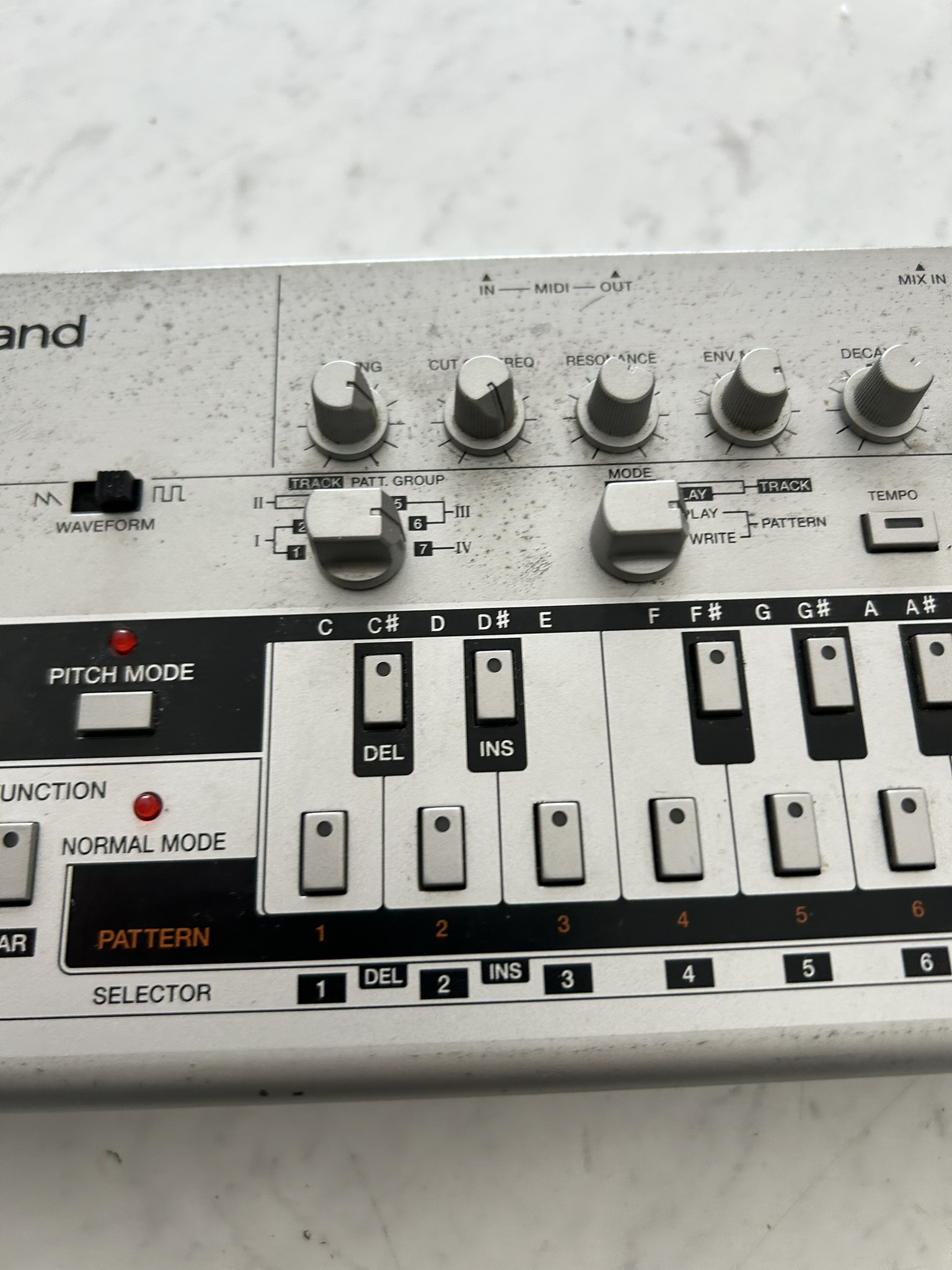 TB-03 - Roland TB-03 - Audiofanzine