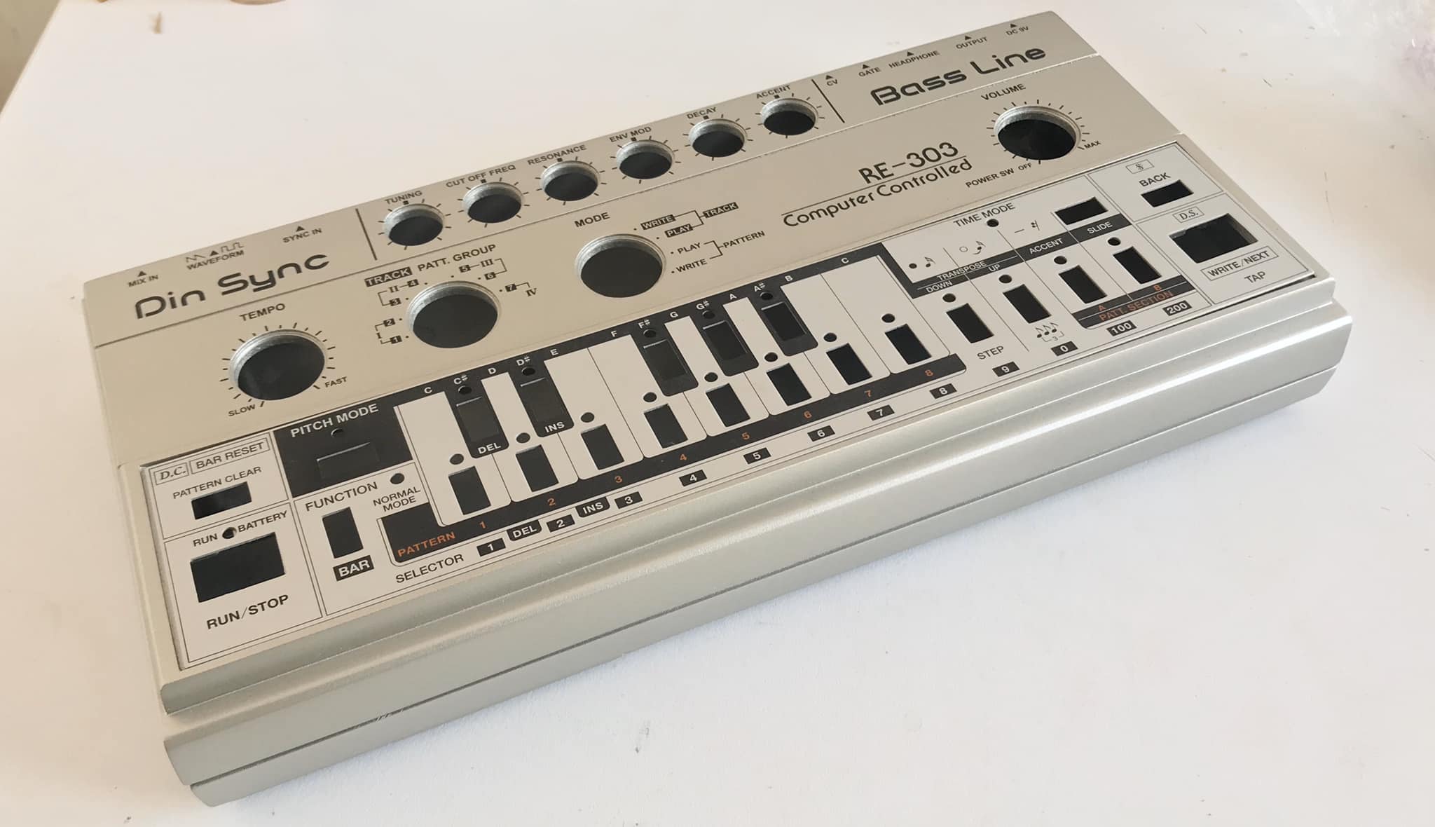TB-303 - Roland TB-303 - Audiofanzine