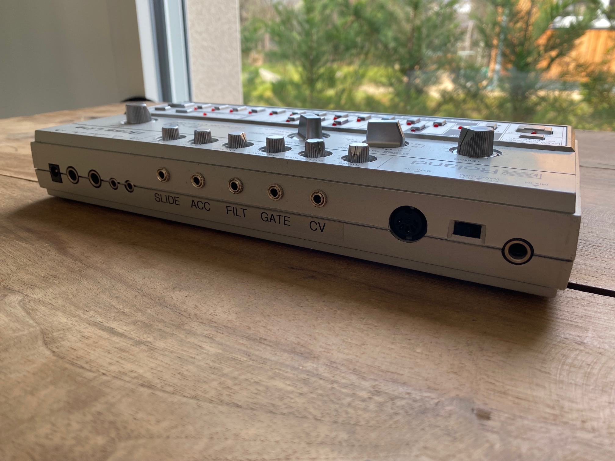 TB-303 - Roland TB-303 - Audiofanzine