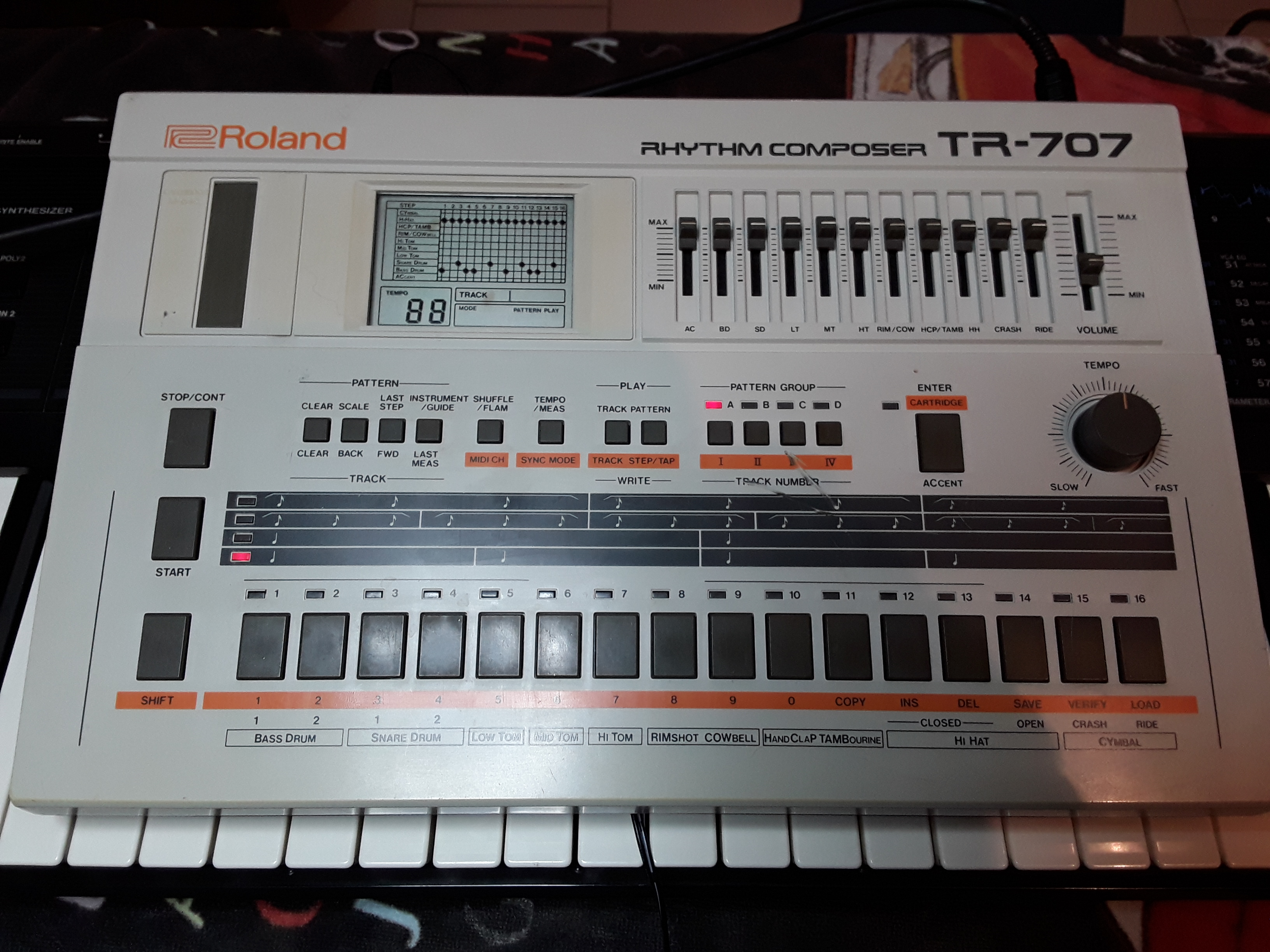 TR-707 - Roland TR-707 - Audiofanzine