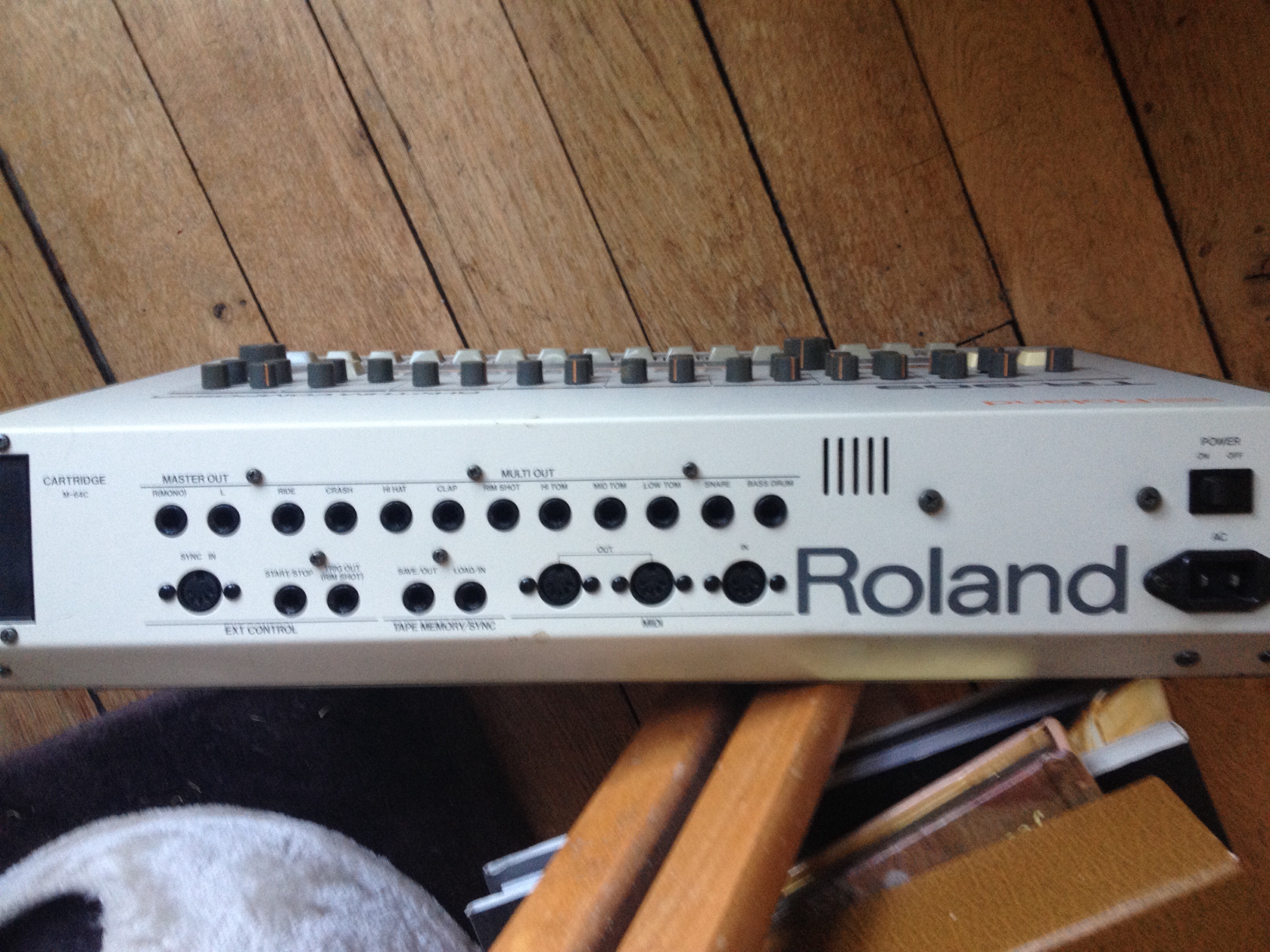 TR-909 - Roland TR-909 - Audiofanzine