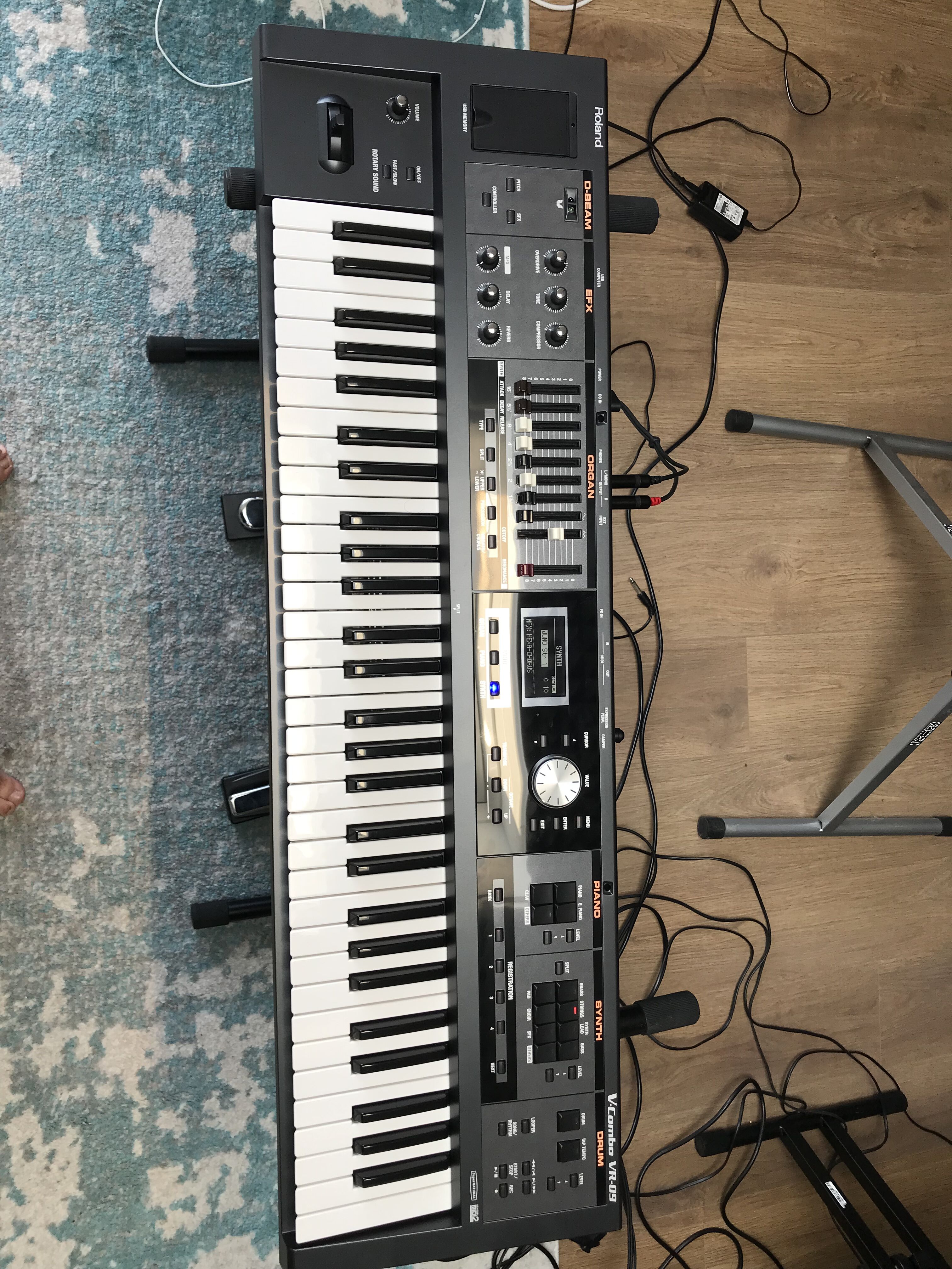 V-Combo VR-09 - Roland V-Combo VR-09 - Audiofanzine