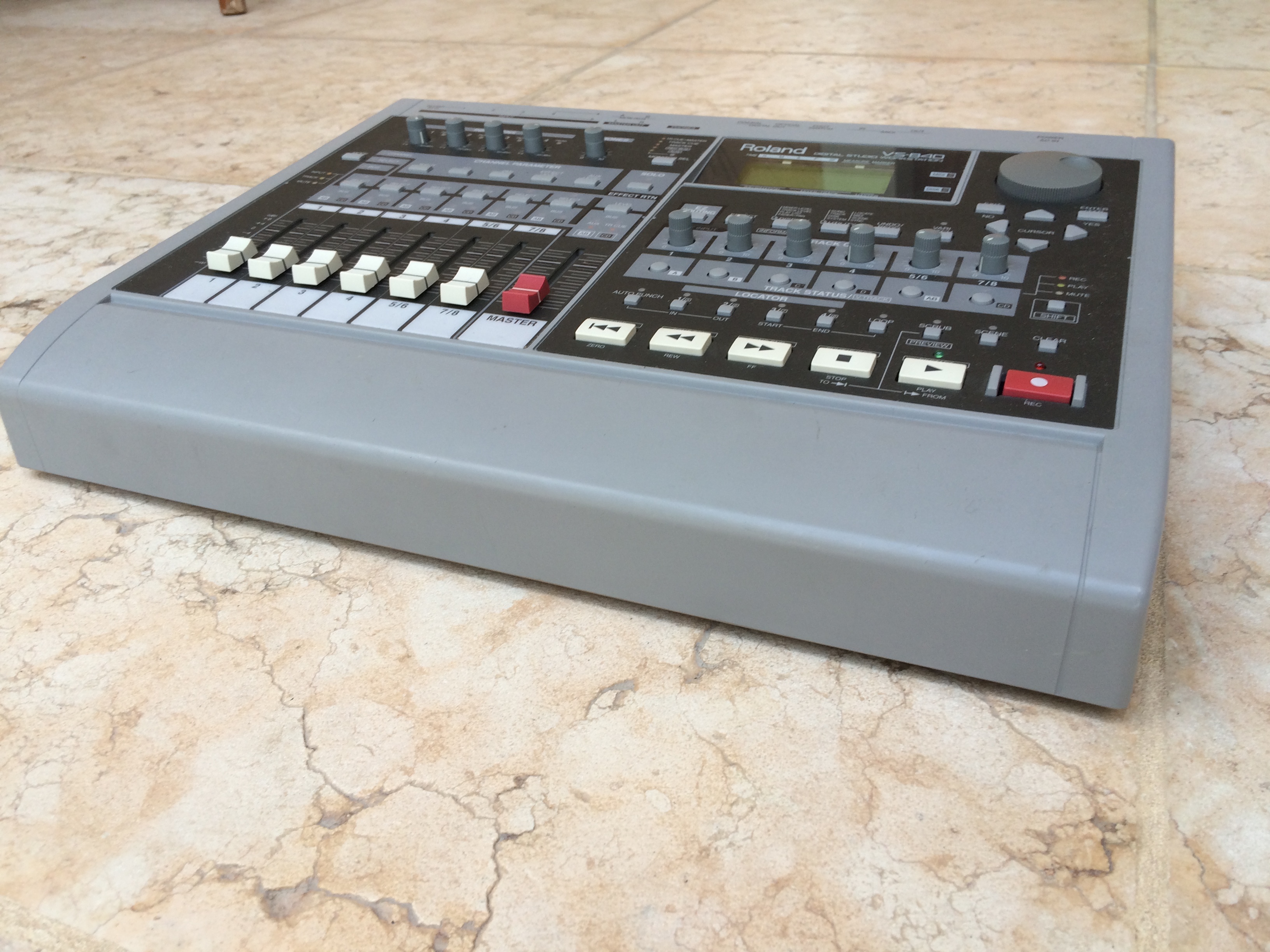 VS-840 - Roland VS-840 - Audiofanzine