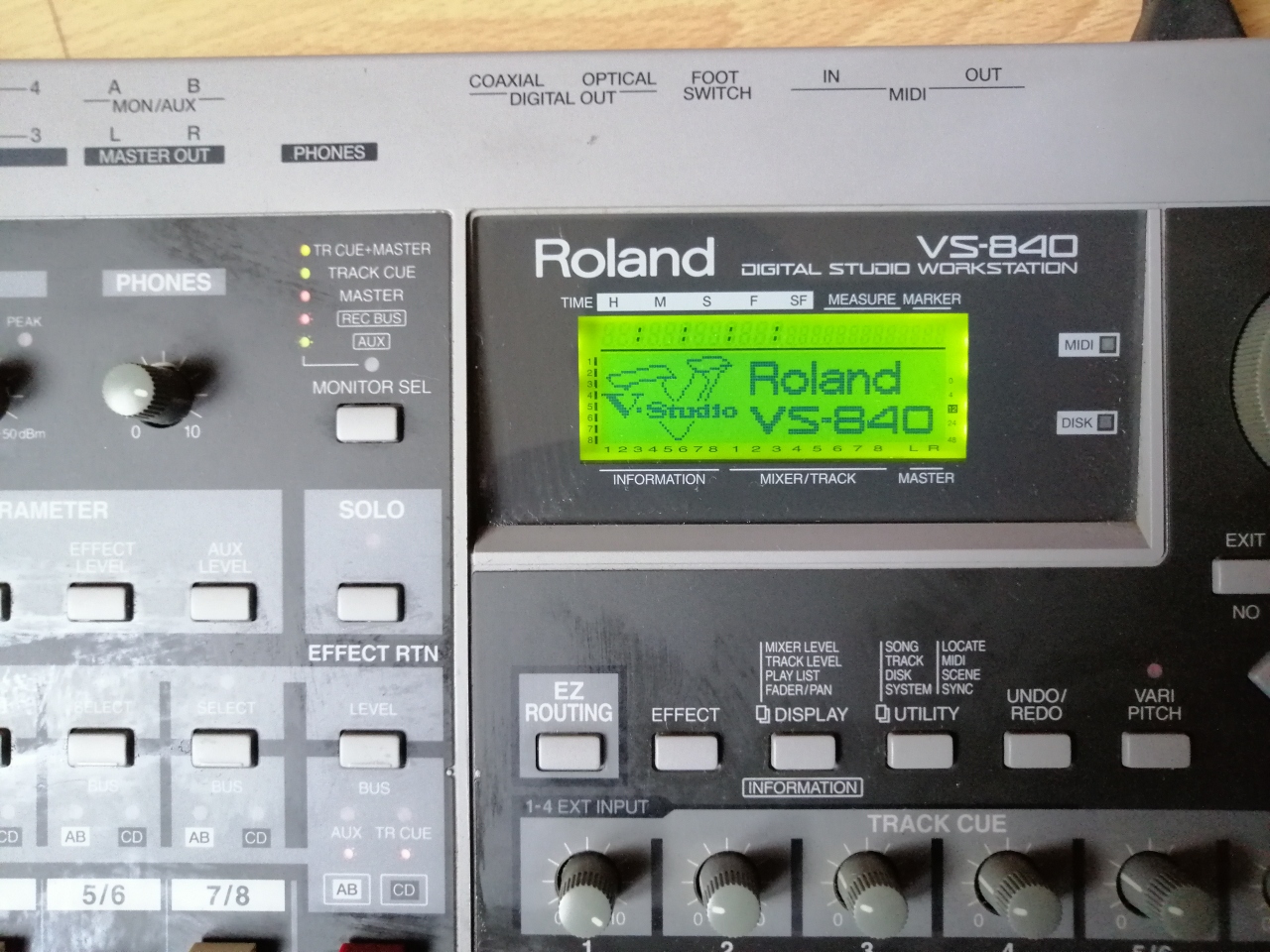 VS-840 EX - Roland VS-840 EX - Audiofanzine