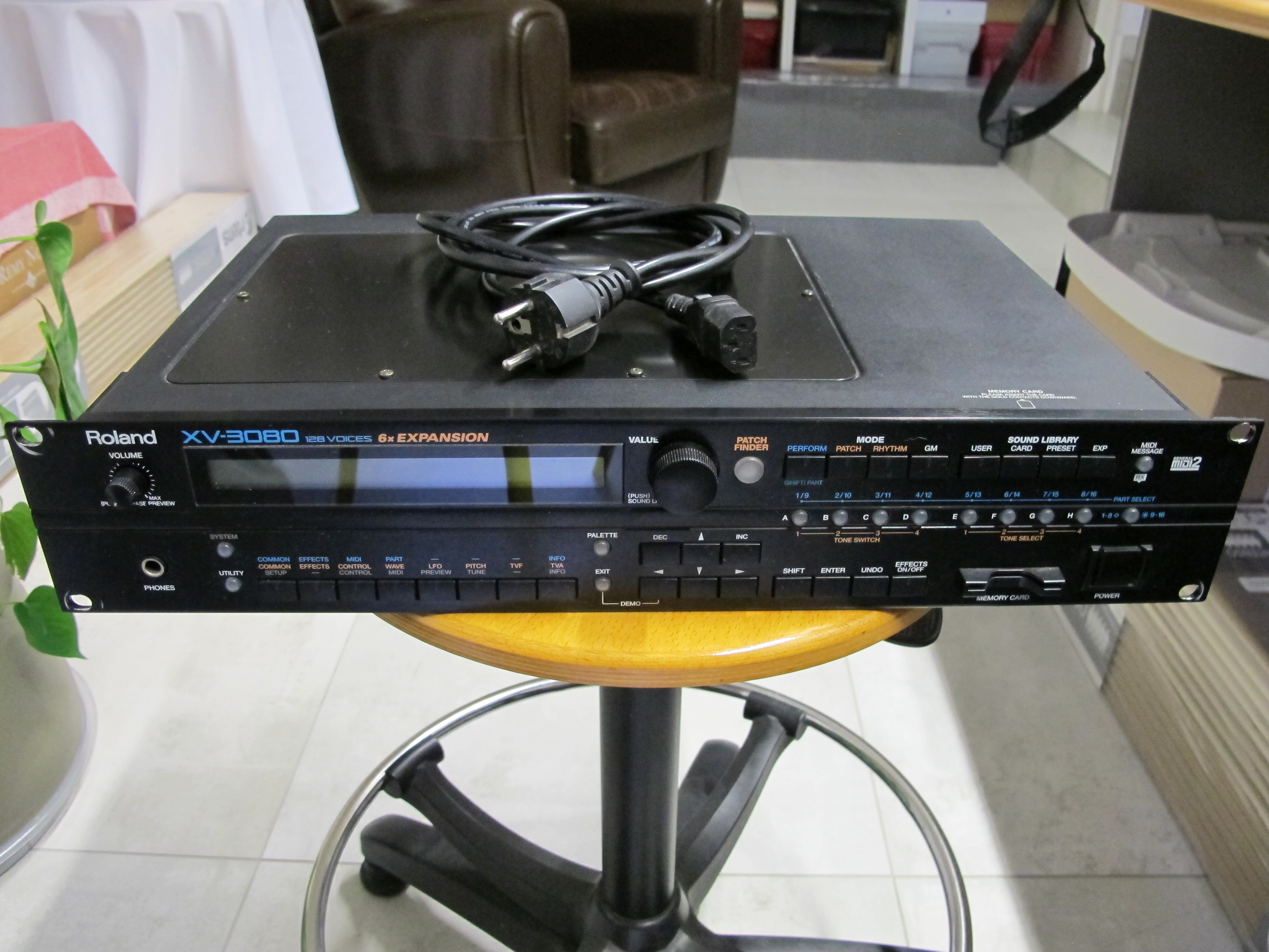 XV-3080 - Roland XV-3080 - Audiofanzine