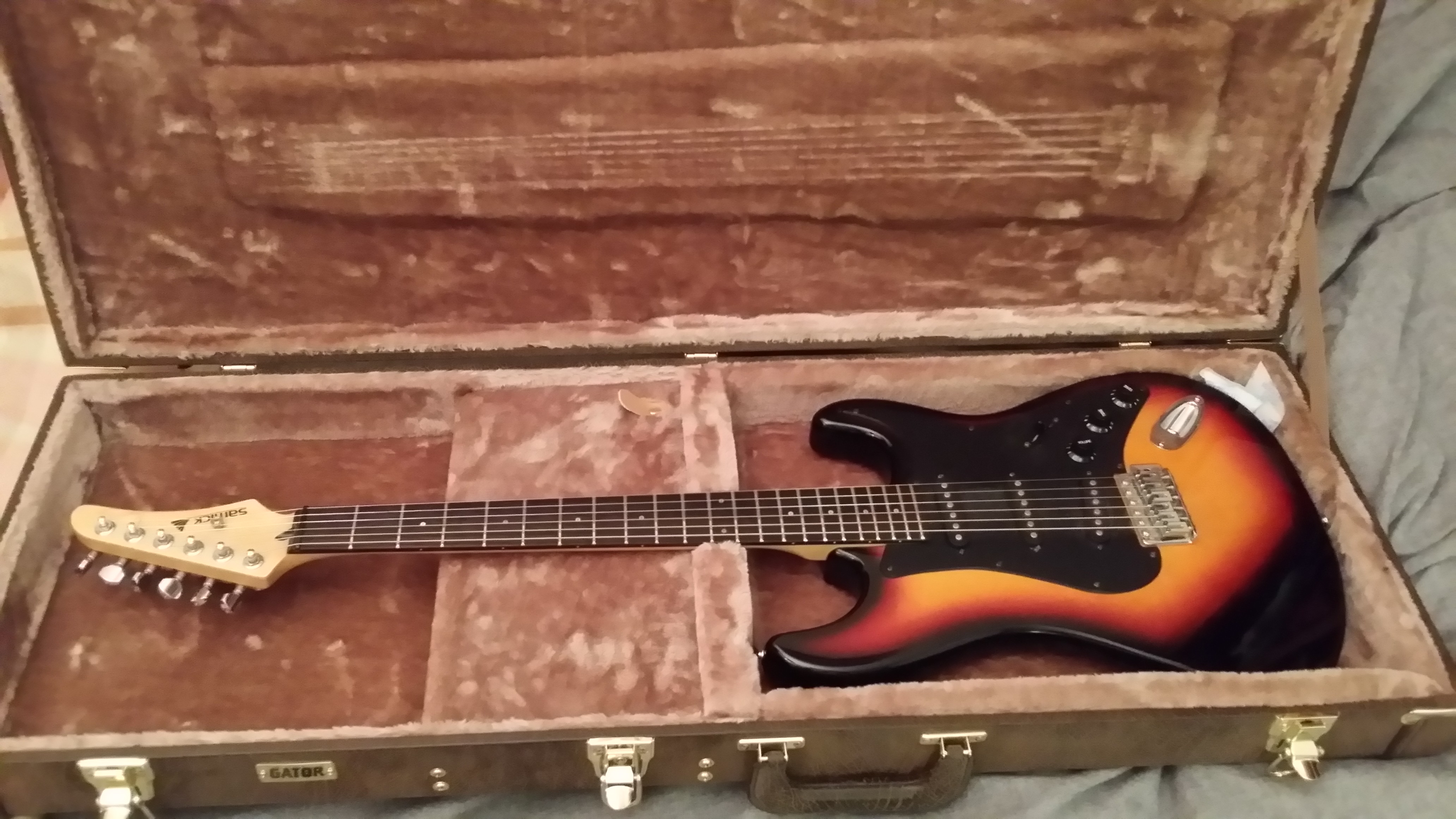 STRATOCASTER - Samick Stratocaster - Audiofanzine