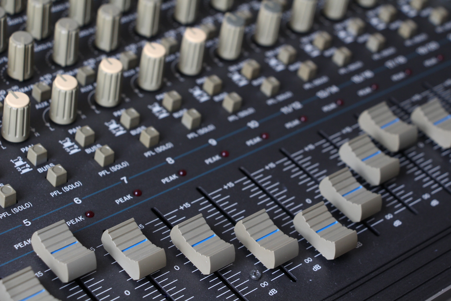 MPL2242 - Samson Technologies MPL2242 - Audiofanzine