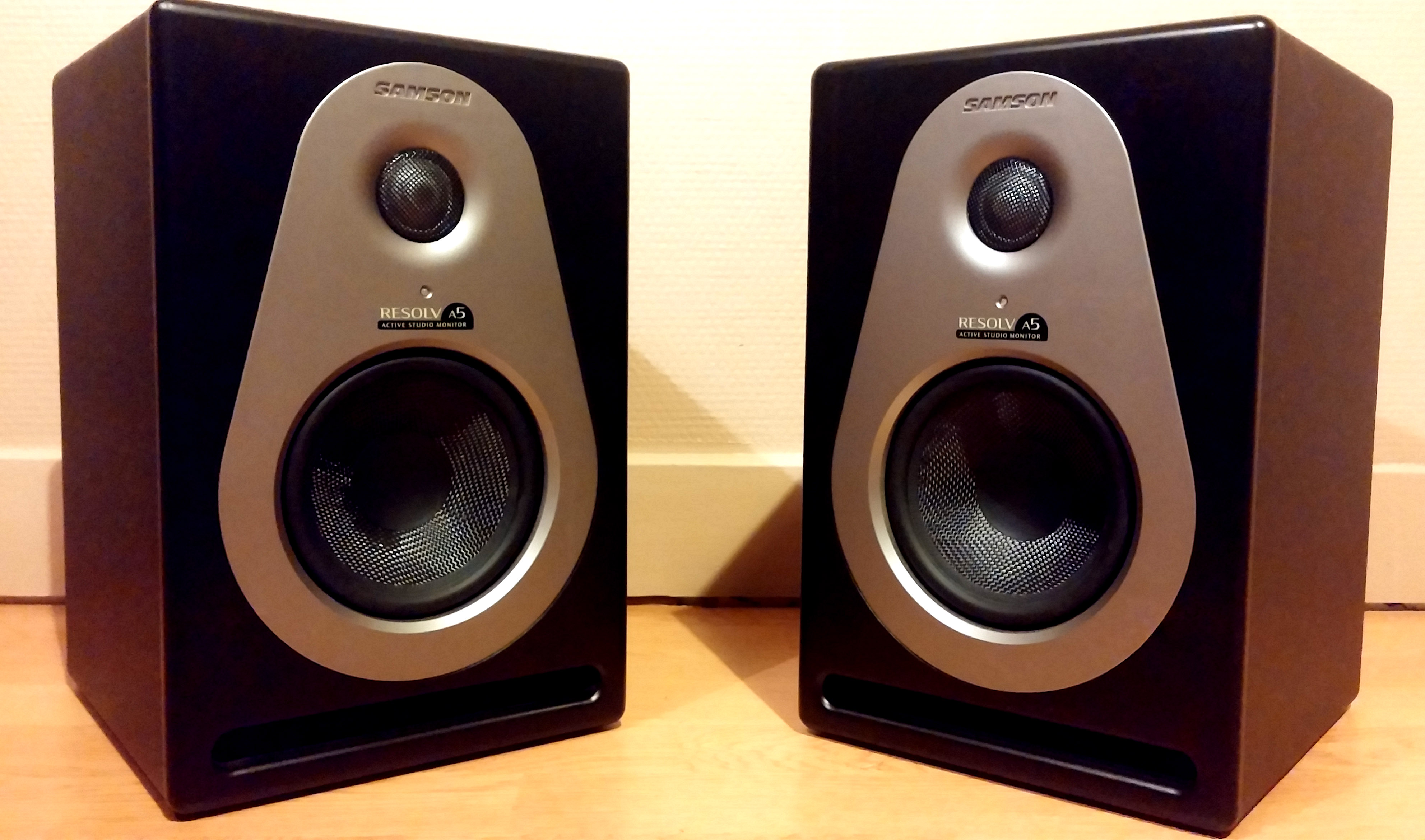 RESOLV A5 - Samson Technologies Resolv A5 - Audiofanzine