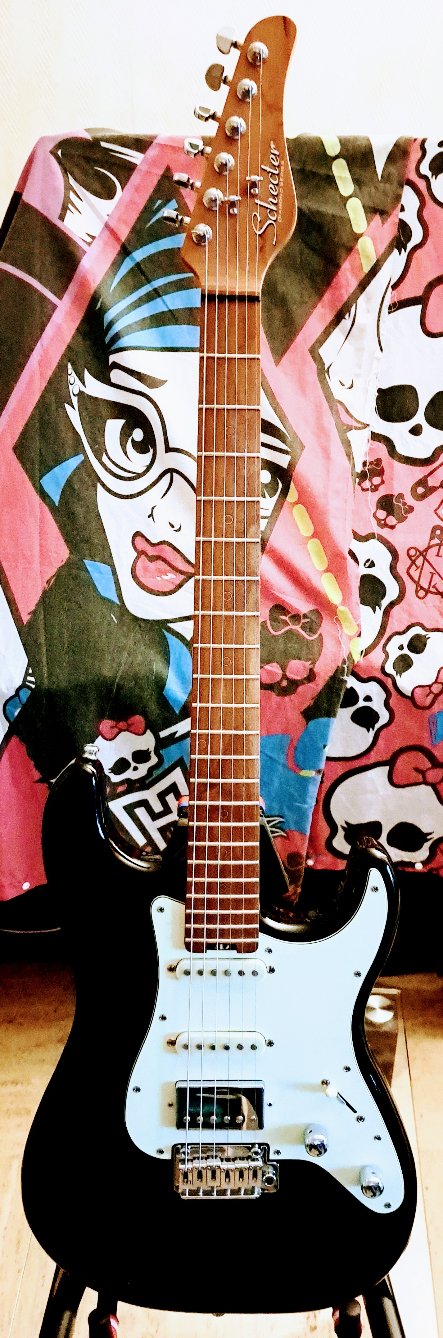 Nick Johnston Traditional HSS Schecter - Audiofanzine