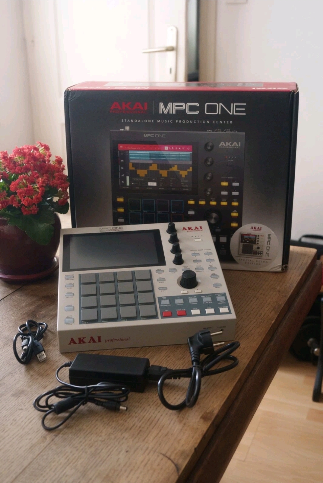 AKAI MPC ONE Retro Edition occasion (Nord-Pas-de-Calais) - Audiofanzine