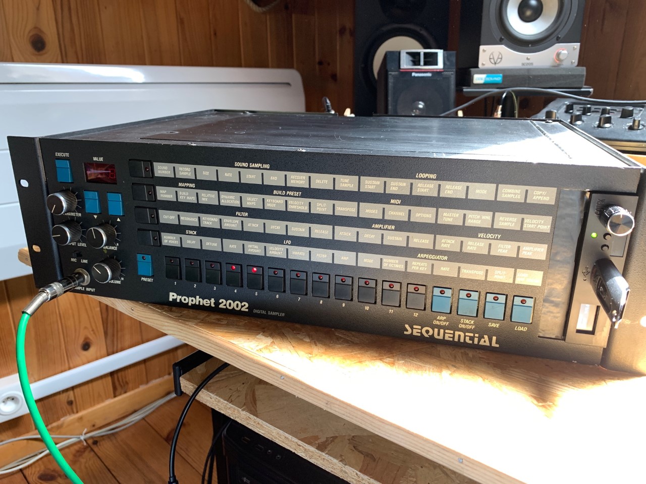 Prophet 2002 - Sequential Circuits Prophet 2002 - Audiofanzine