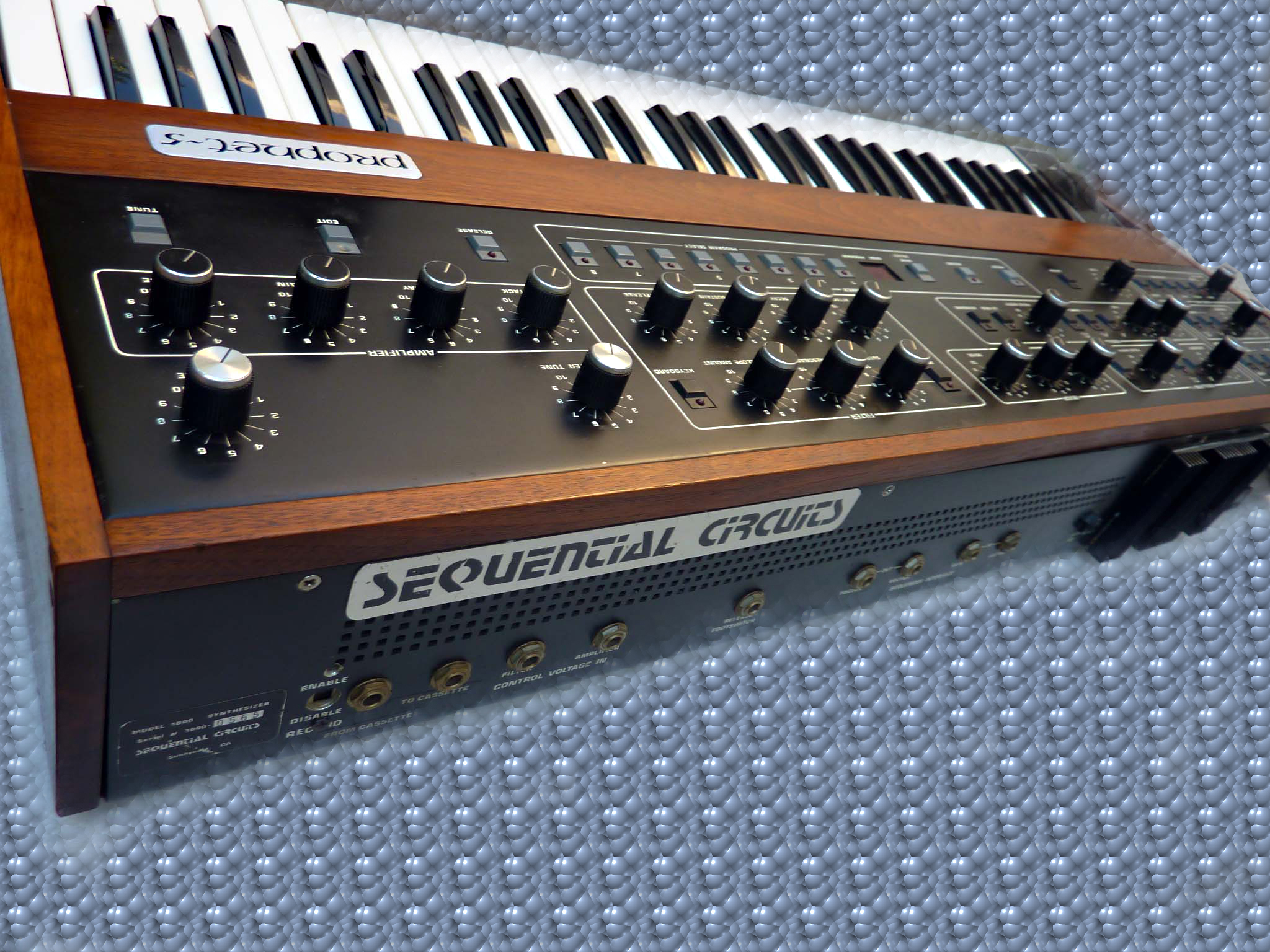 Photo Sequential Circuits Prophet 5 Rev2 : Sequential Circuits Prophet ...