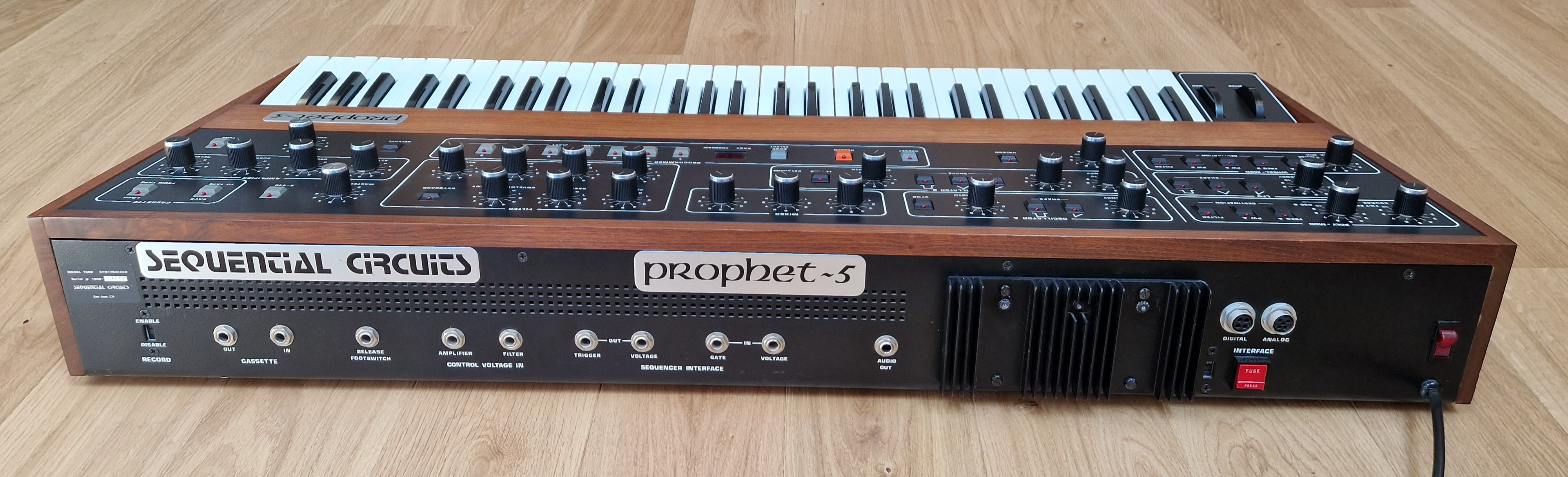 Prophet-5 - Sequential Circuits Prophet-5 - Audiofanzine