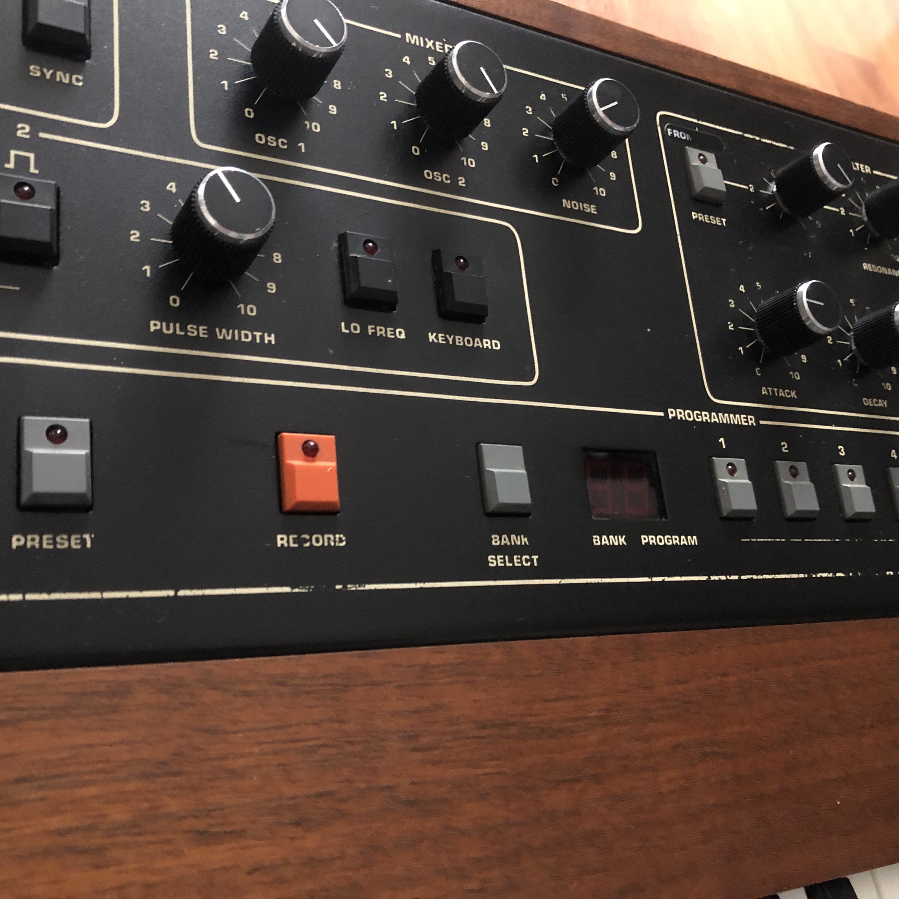 Prophet-5 Rev2 - Sequential Circuits Prophet-5 Rev2 - Audiofanzine