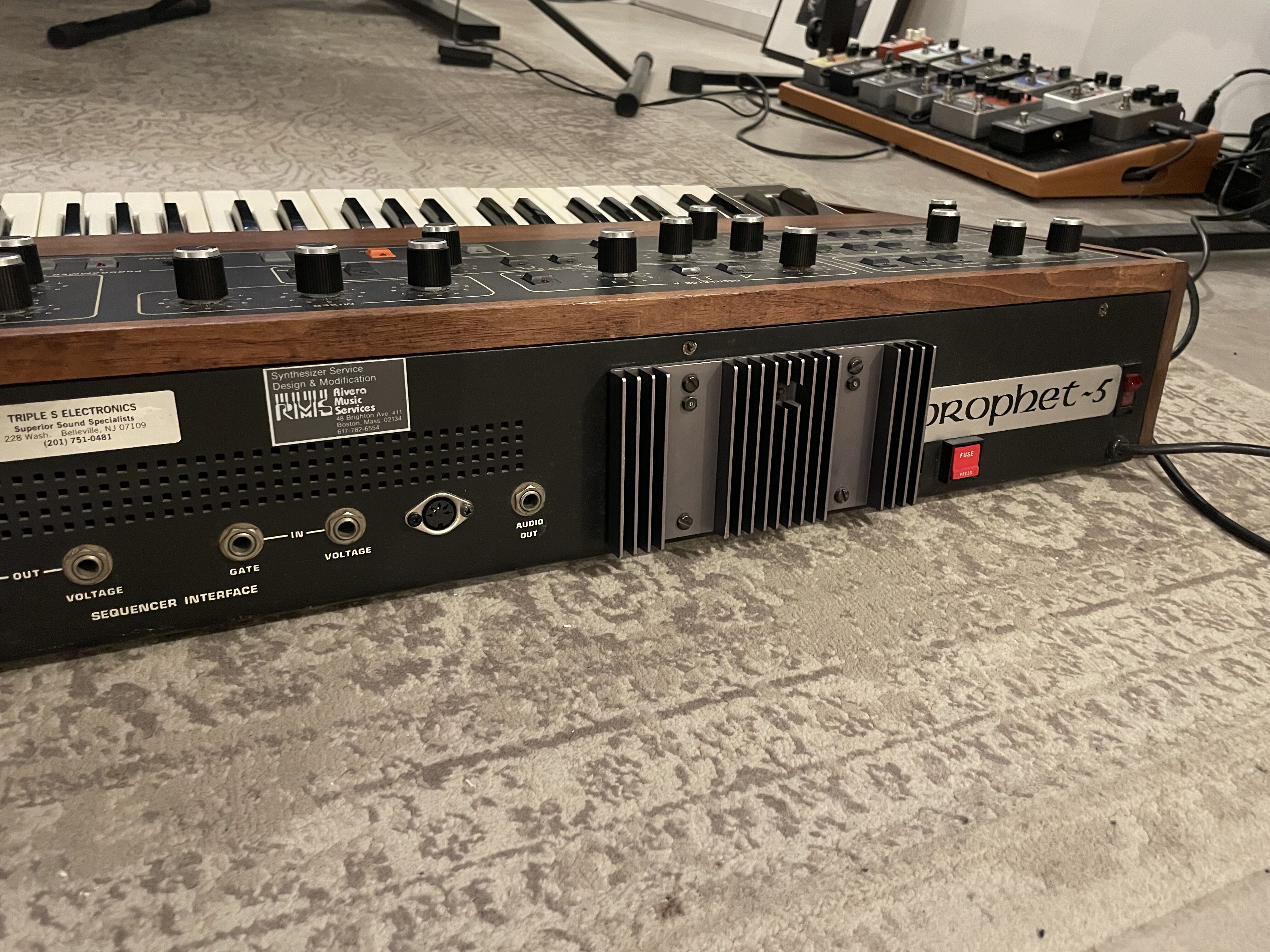 Prophet-5 Rev3 - Sequential Circuits Prophet-5 Rev3 - Audiofanzine