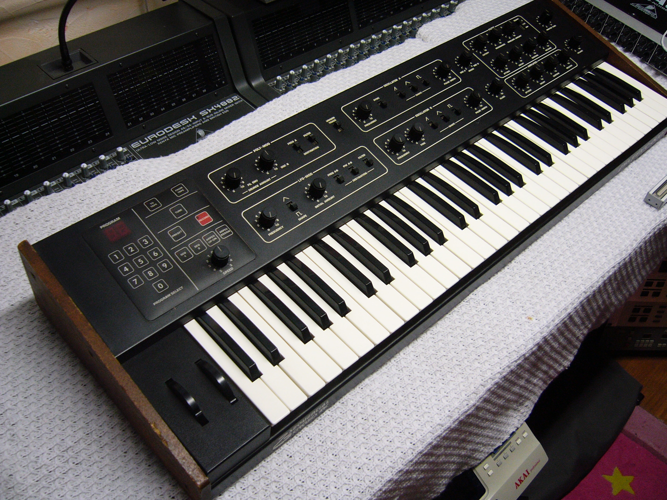 Photo Sequential Circuits Prophet 600 : Sequential Circuits Prophet 600 ...