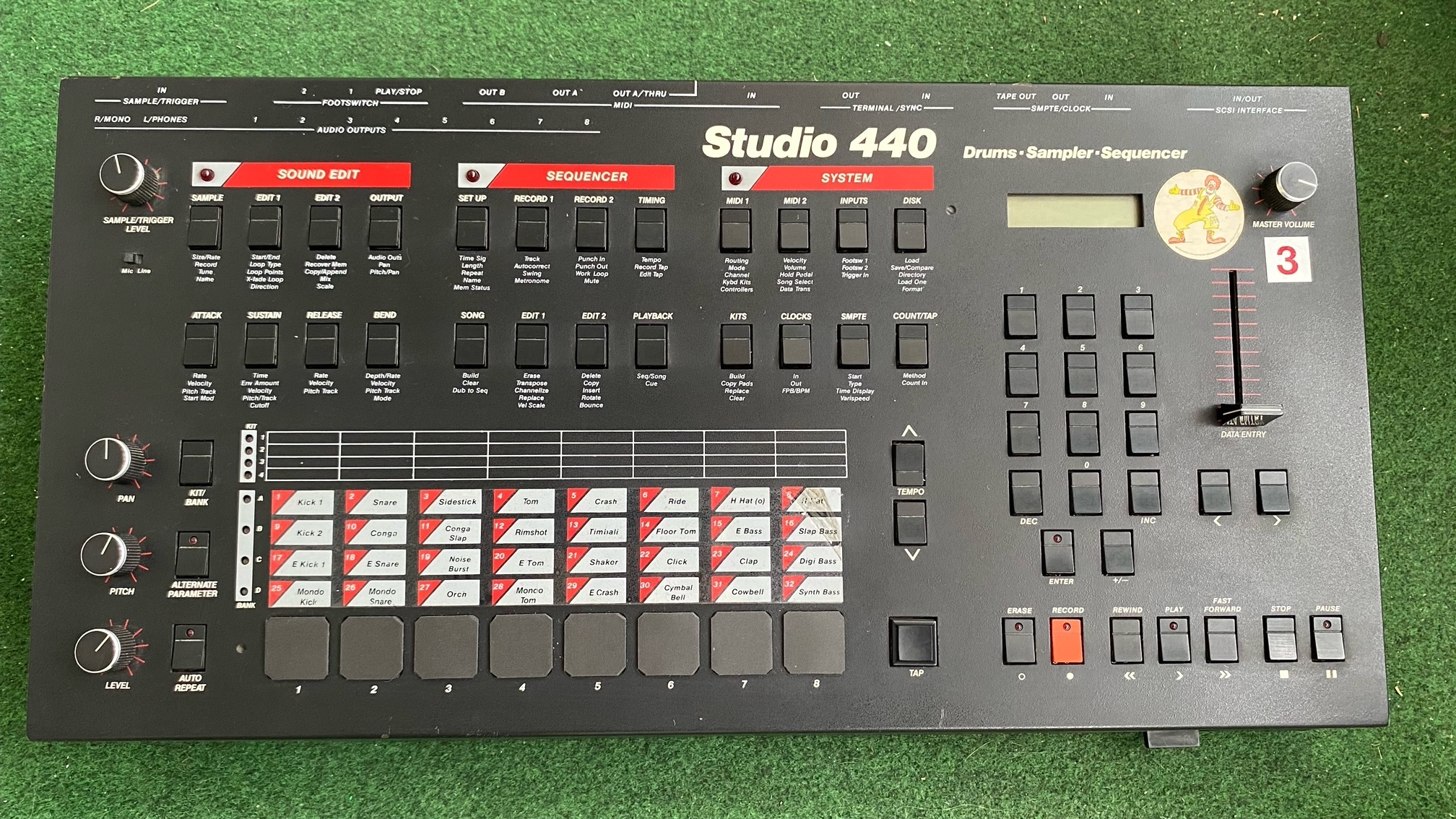 Studio 440 - Sequential Circuits Studio 440 - Audiofanzine