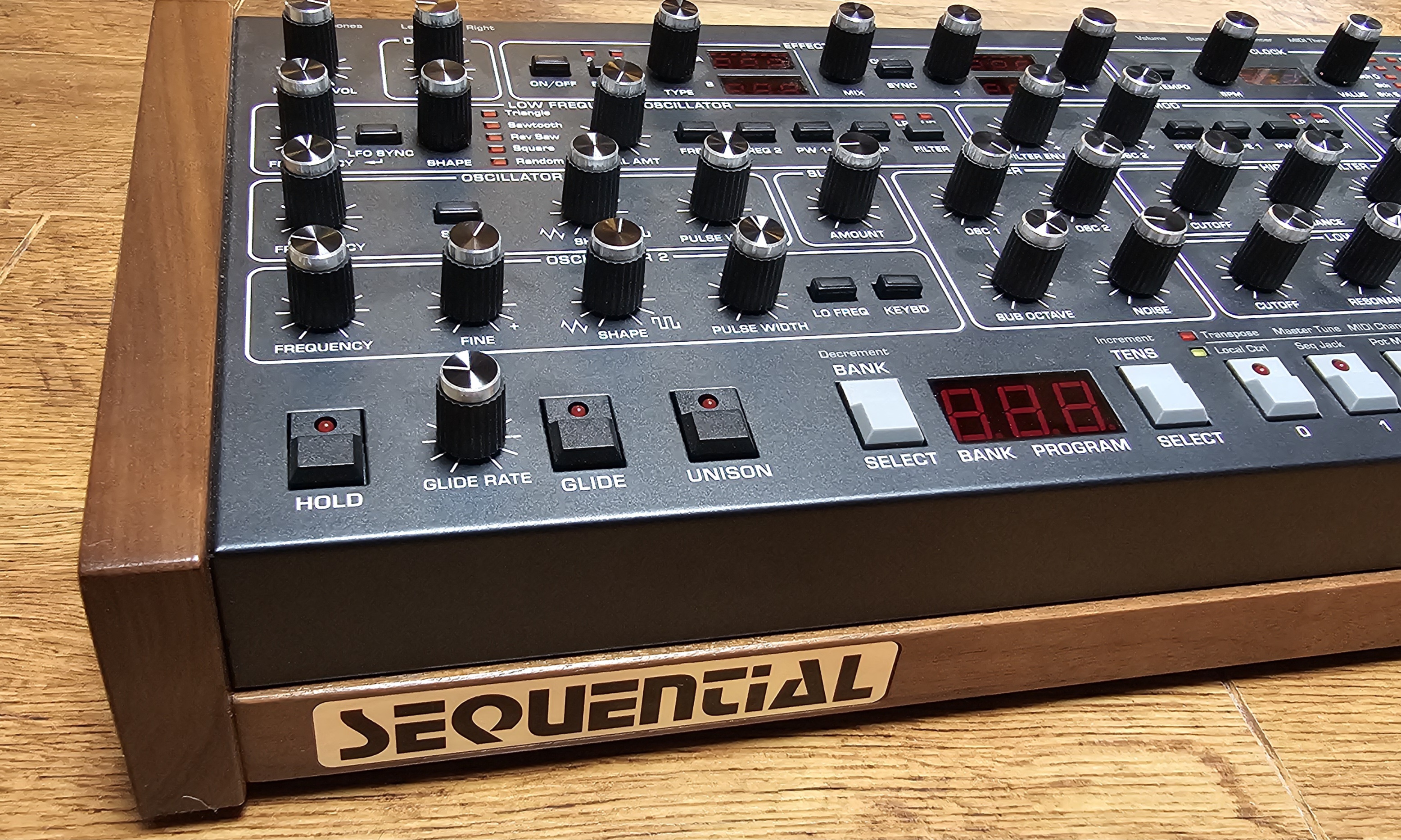 SEQUENTIAL Prophet 6 Desktop (Région Wallonne) - Audiofanzine