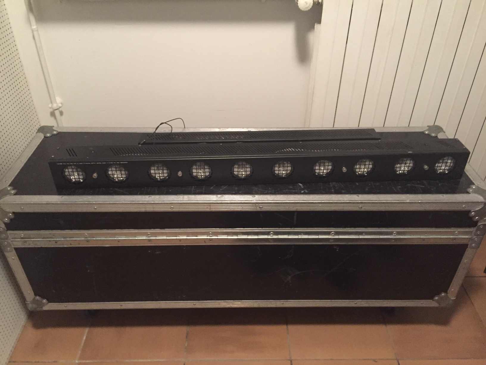 SUNSTRIP ACTIVE DMX - Showtec Sunstrip Active DMX - Audiofanzine