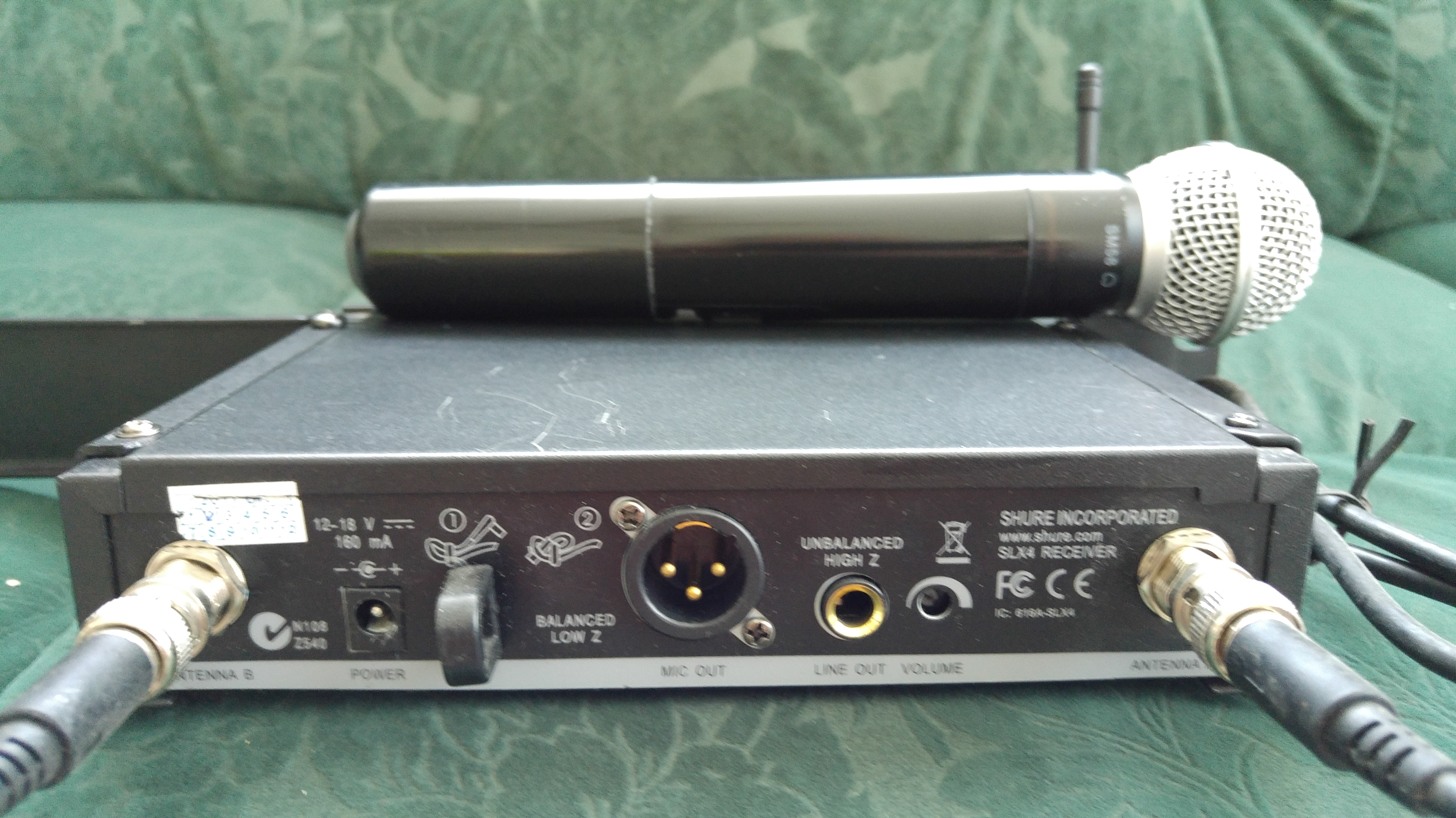 Photo Shure SLX4 & SLX2 avec capsule SM58 : Shure SLX4 & SLX2 avec ...