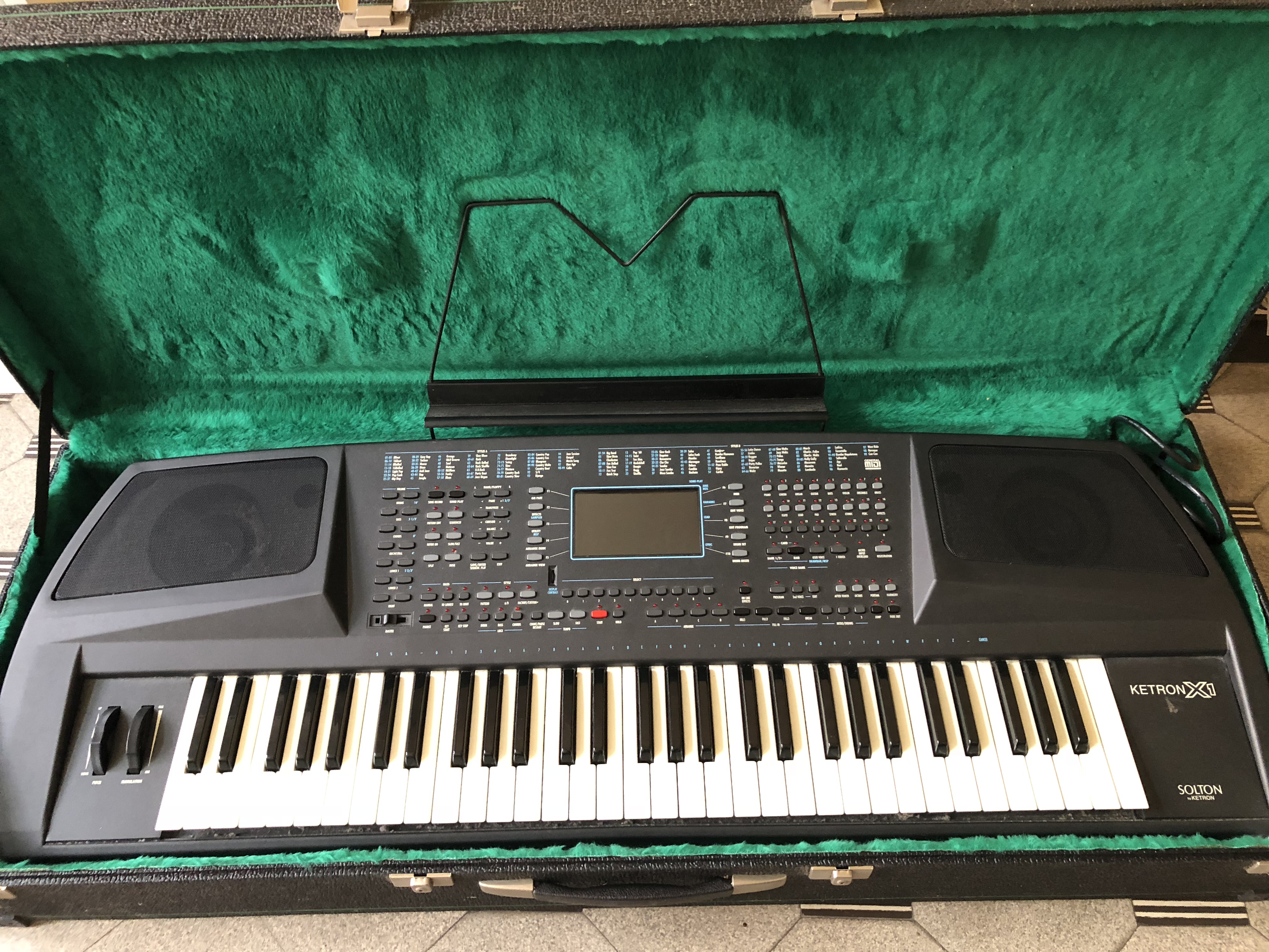 Ketron X1 - Solton Ketron X1 - Audiofanzine