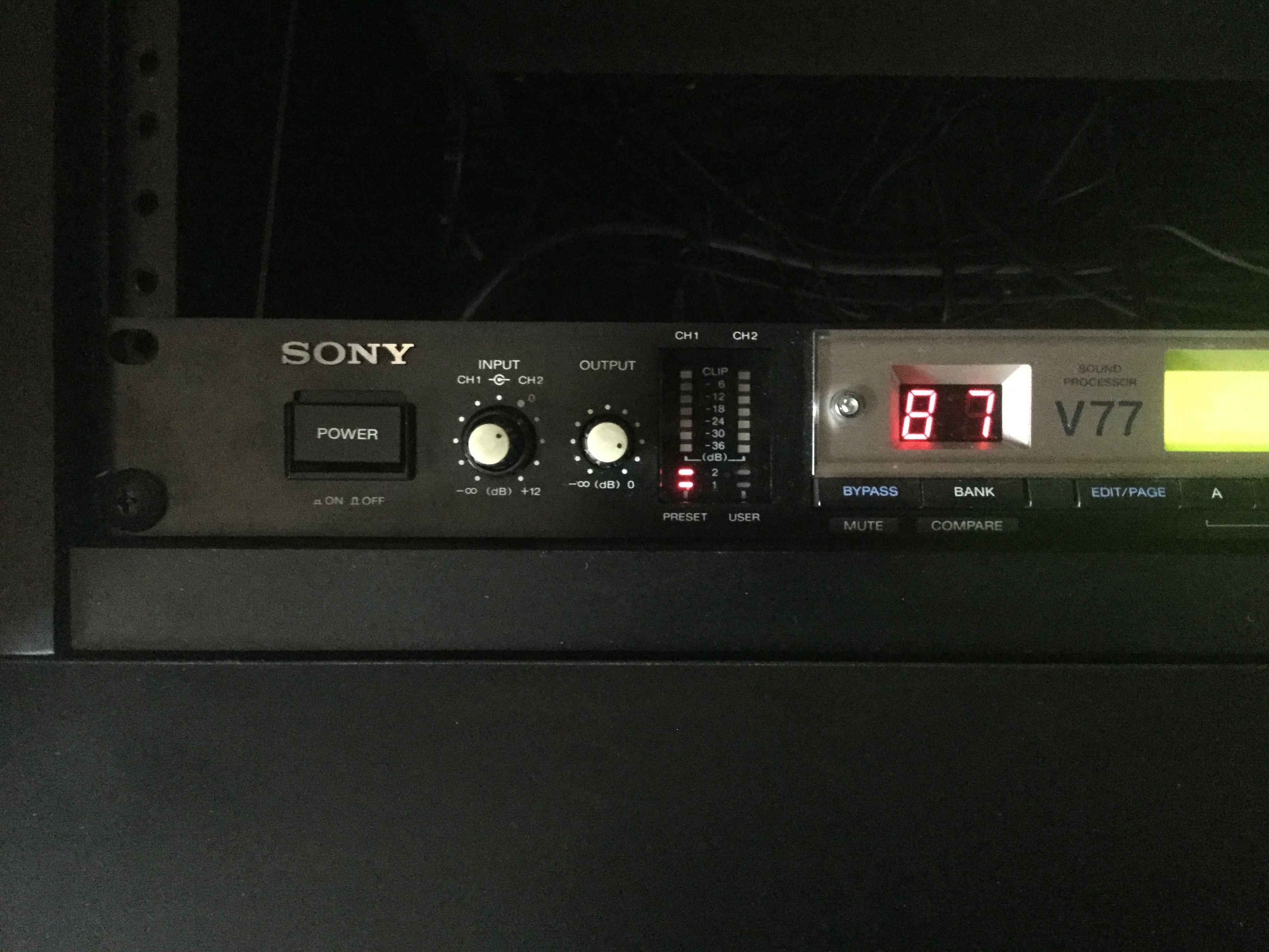 DPS V77 - Sony DPS V77 - Audiofanzine