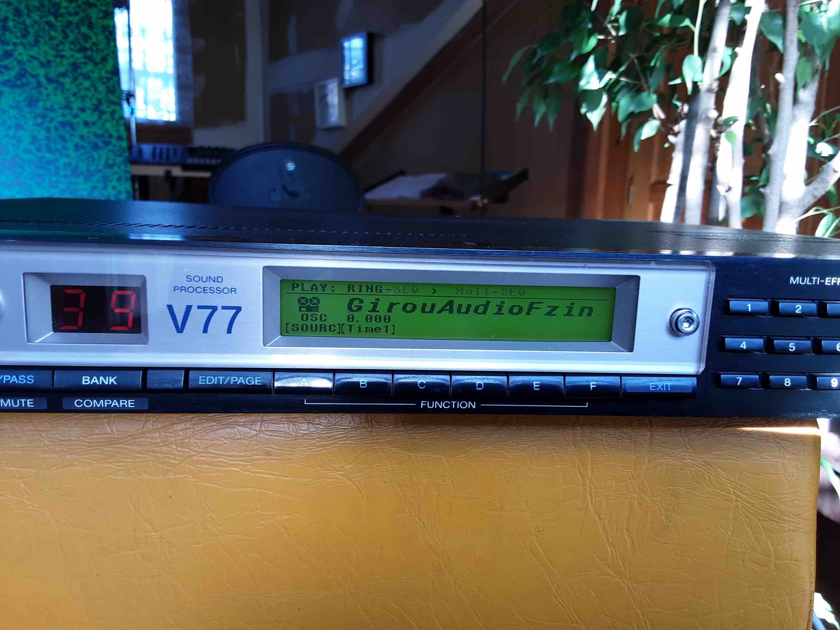 DPS V77 - Sony DPS V77 - Audiofanzine