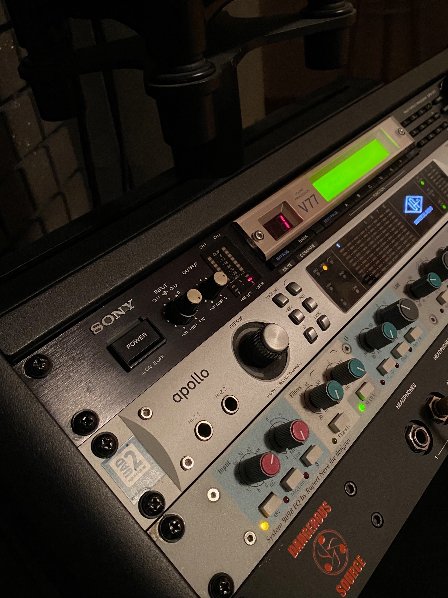 DPS V77 - Sony DPS V77 - Audiofanzine