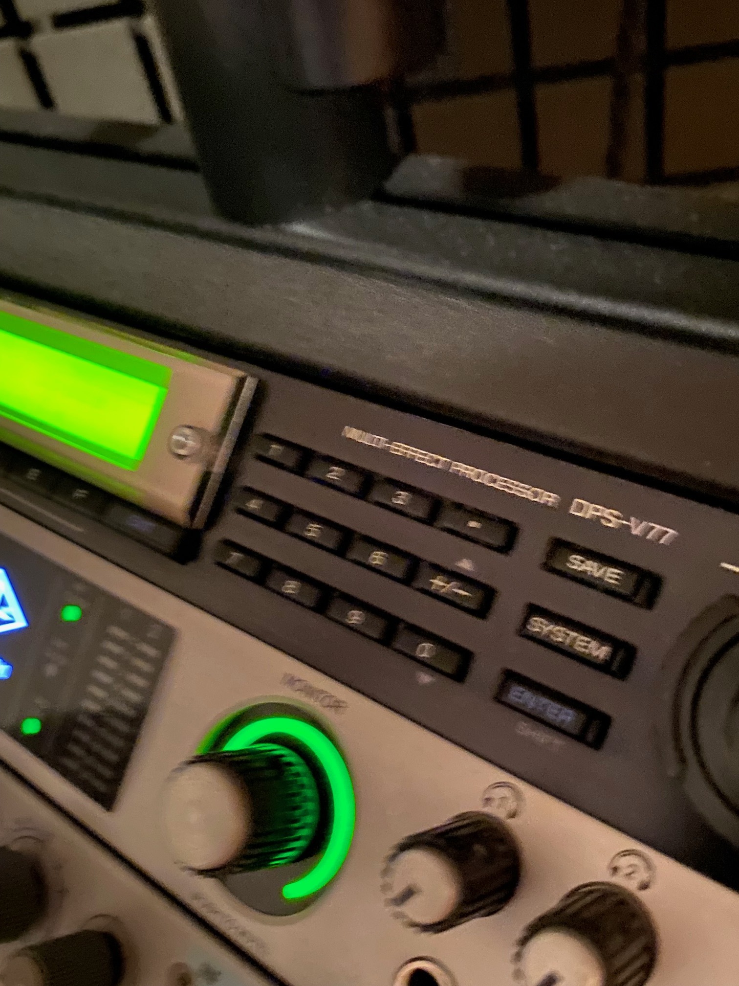 DPS V77 - Sony DPS V77 - Audiofanzine