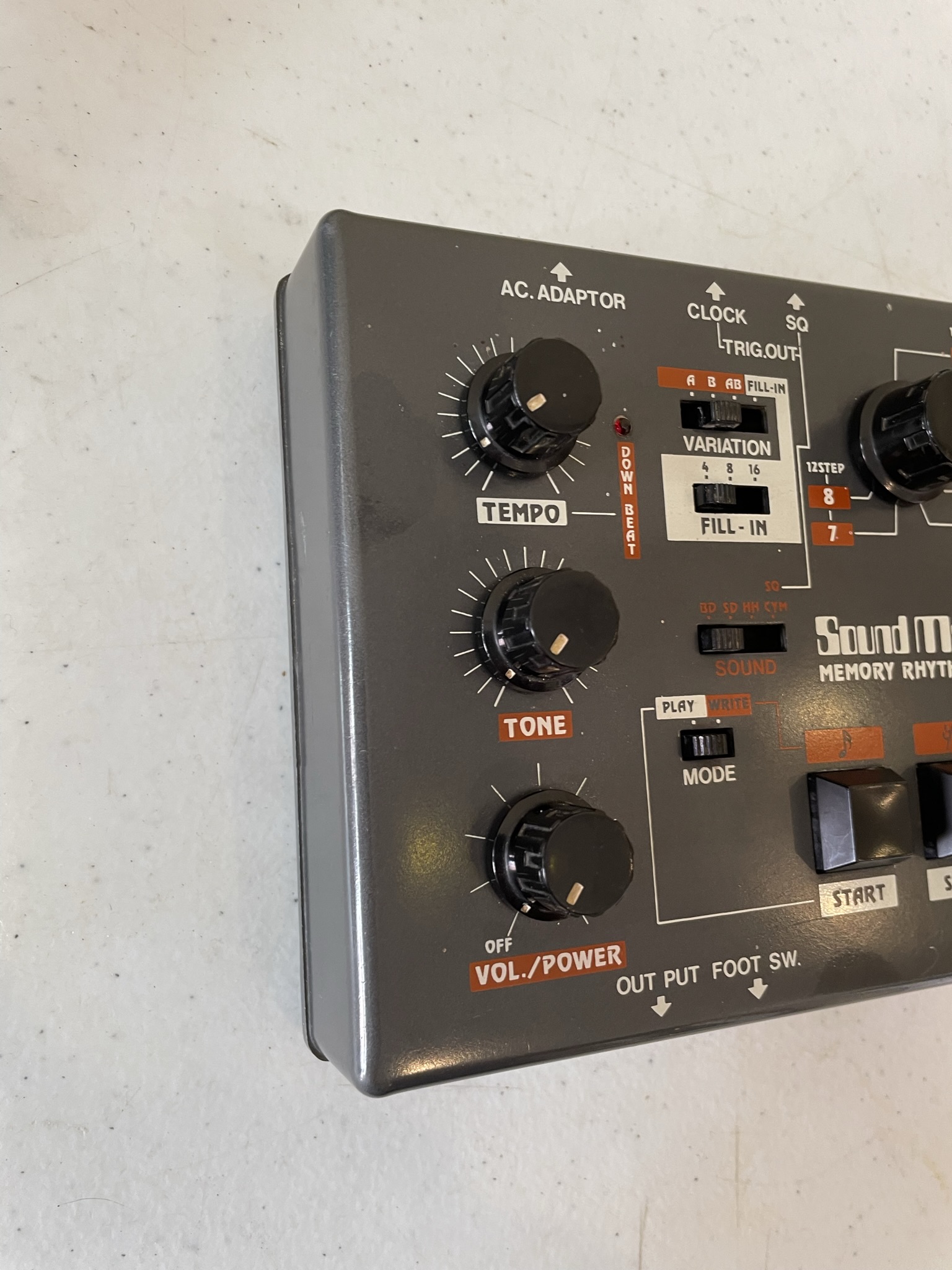 SR-88 Memory Rhythm - Sound Master SR-88 Memory Rhythm - Audiofanzine