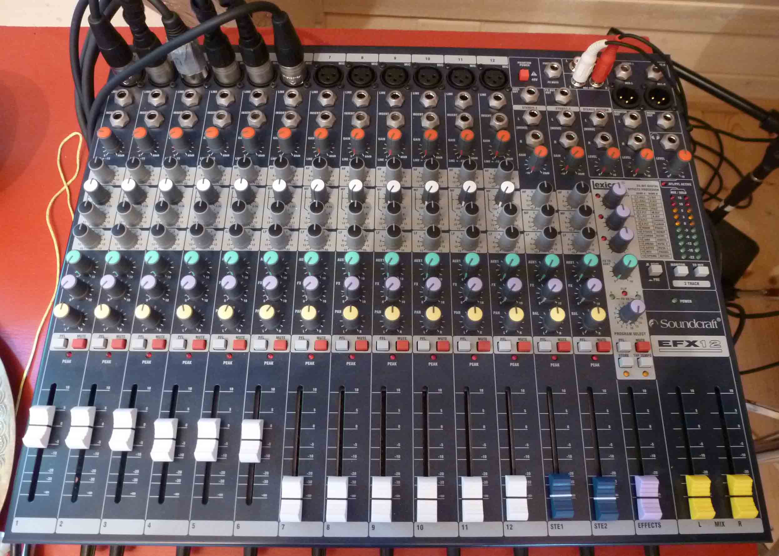 EFX12 - Soundcraft EFX12 - Audiofanzine